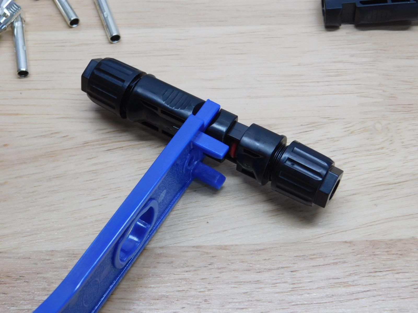 MC4 Connectors : 5 Steps - Instructables