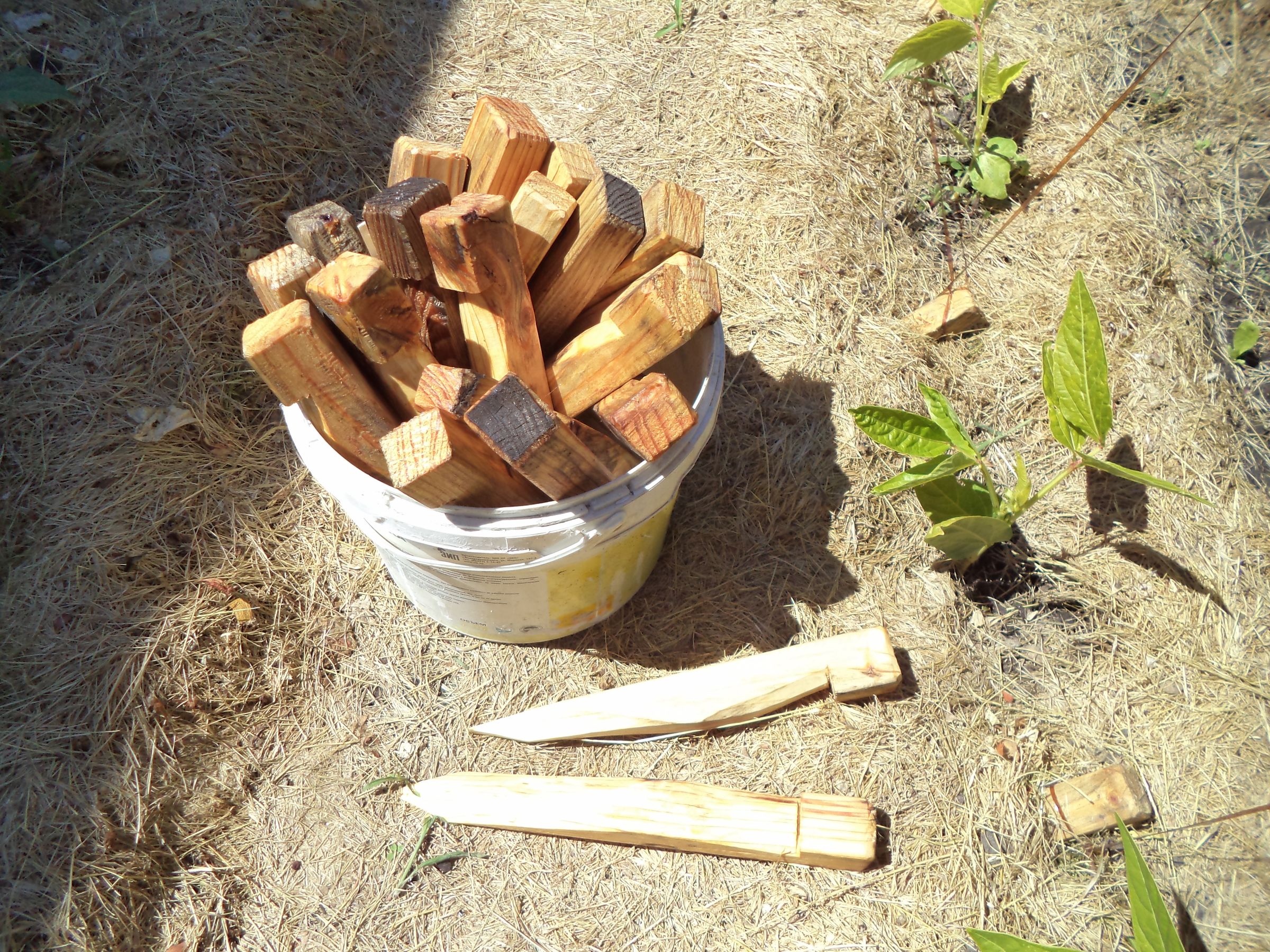 Gardening Stakes : 10 Steps - Instructables