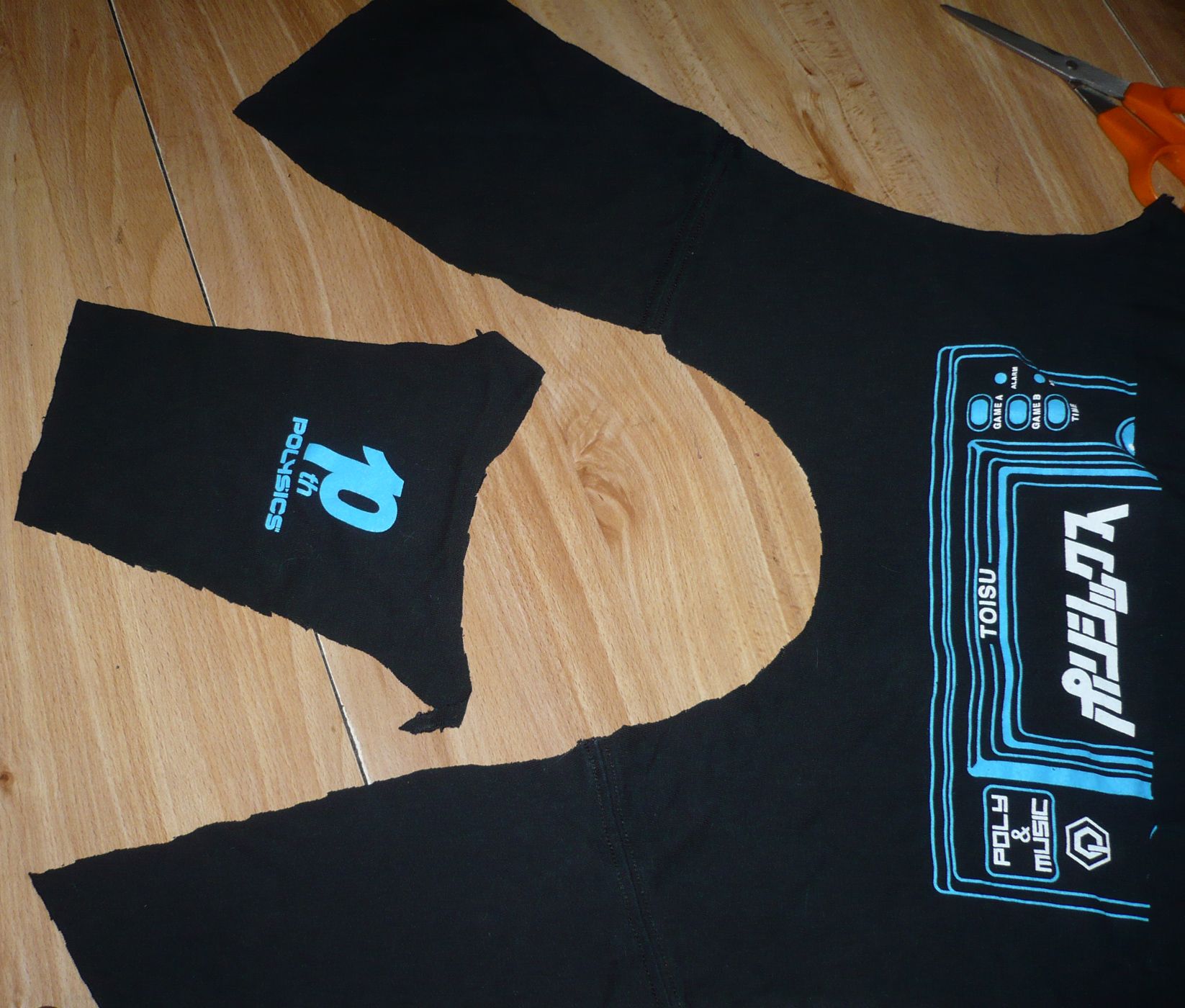 15-Minute Halter Top (T-shirt Hacks Contest) : 6 Steps (with Pictures ...