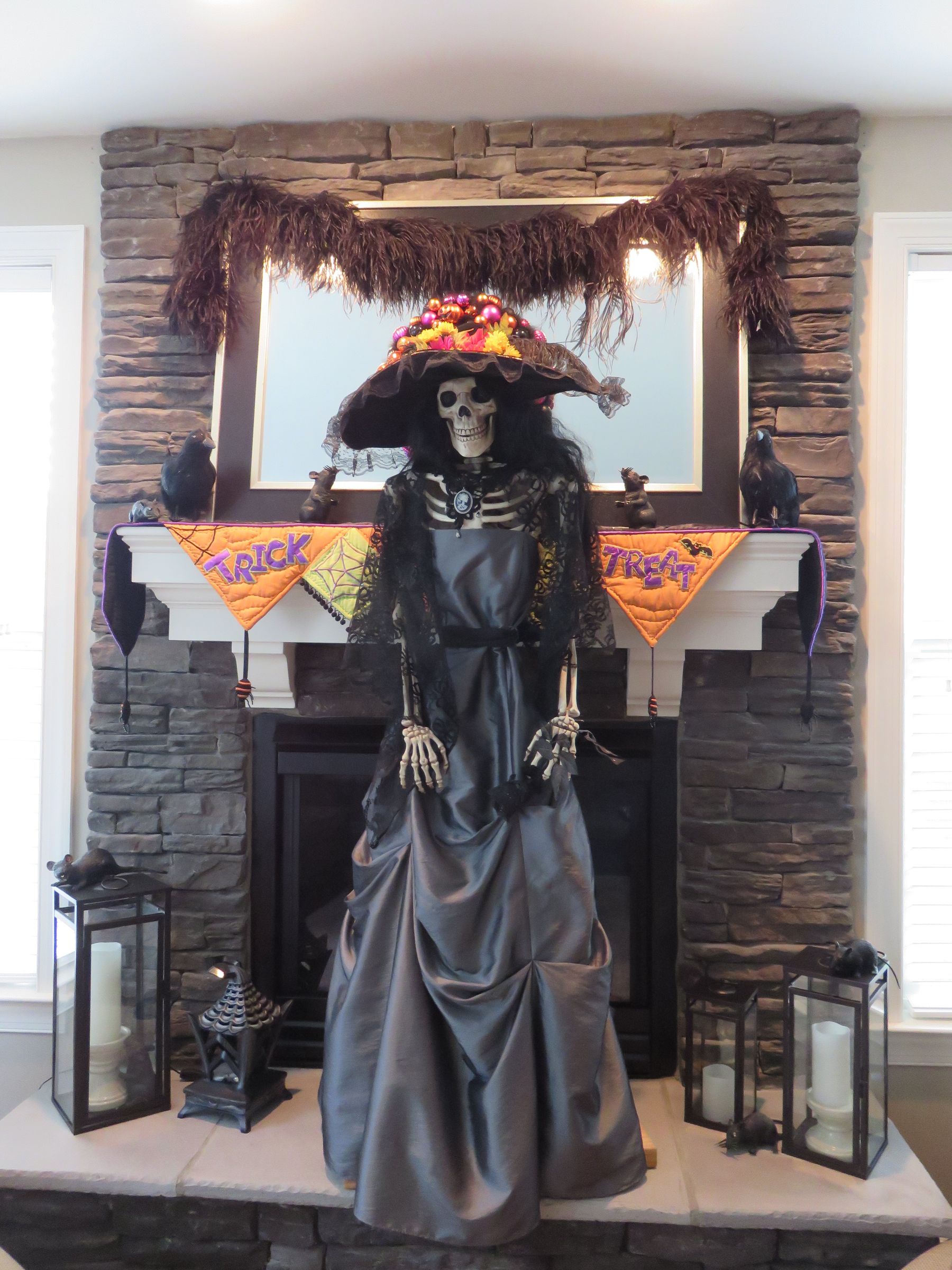 Skeleton Stand : 5 Steps - Instructables