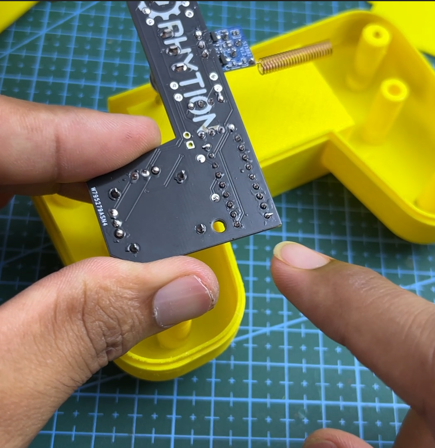 4x2 Channel Remote Controller | RC Transmitter and Receiver : 14 Steps ...