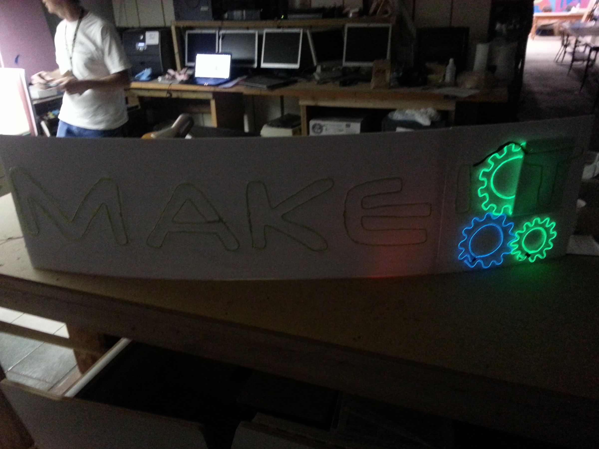 Animated EL Wire Sign : 7 Steps (with Pictures) - Instructables