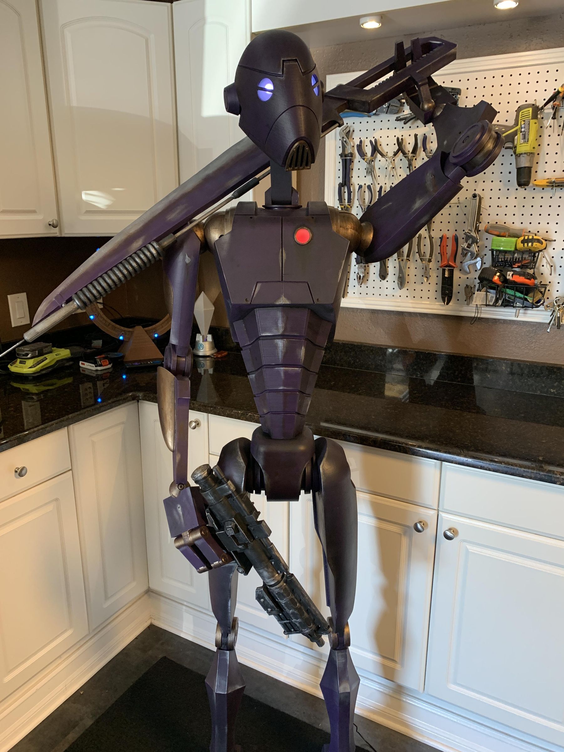 Commando Droid : 15 Steps - Instructables
