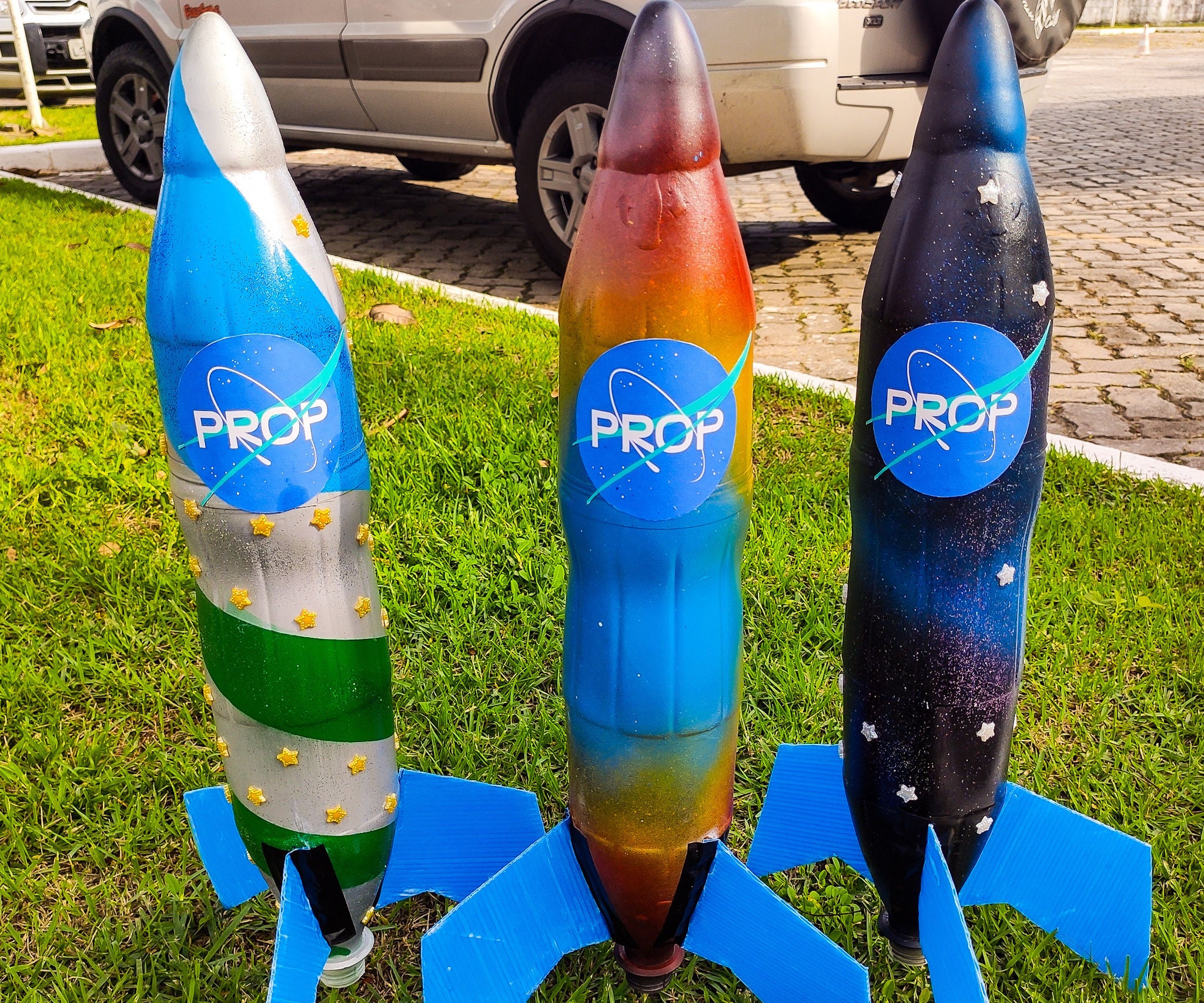 How to Make a Rocket Using PET Bottles : 5 Steps - Instructables