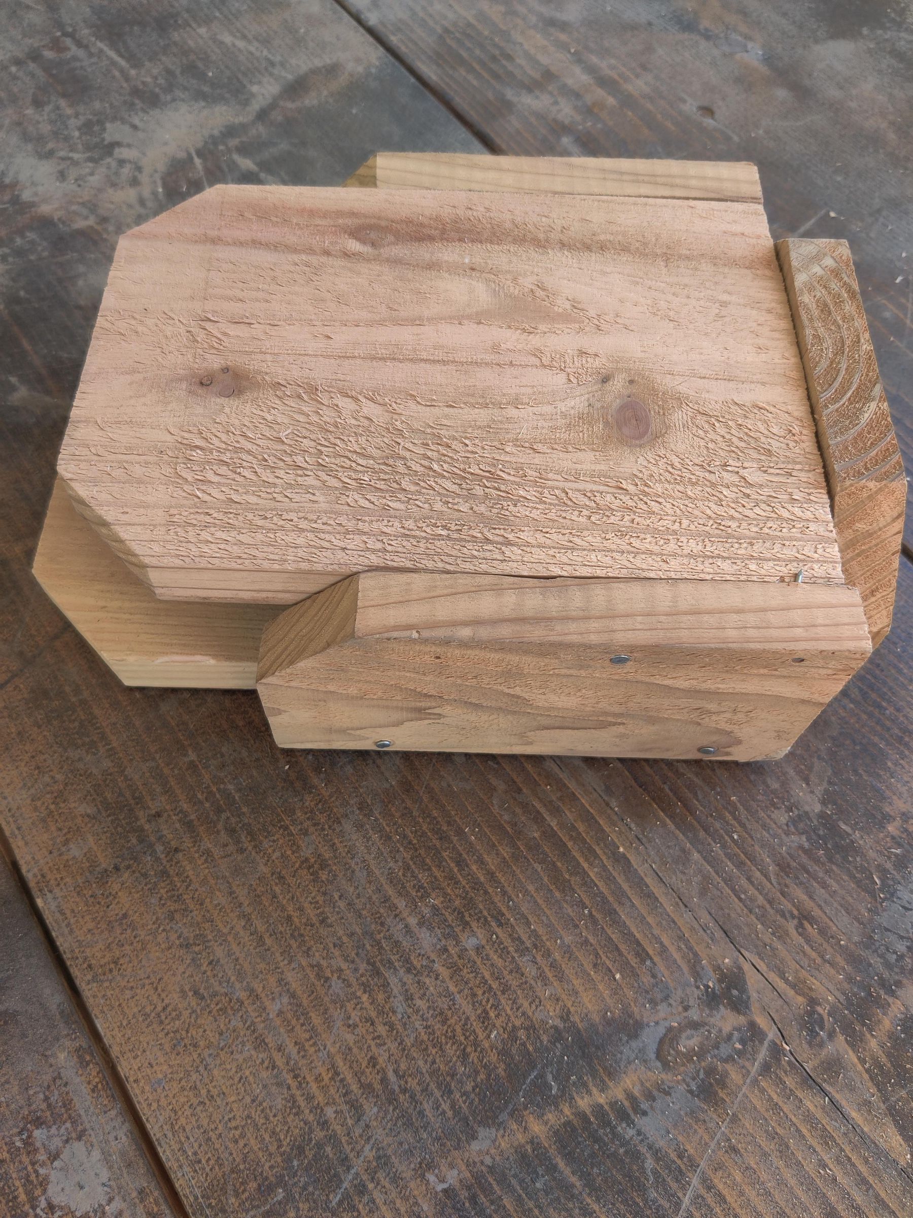 Cedar Fence Bat House : 6 Steps - Instructables