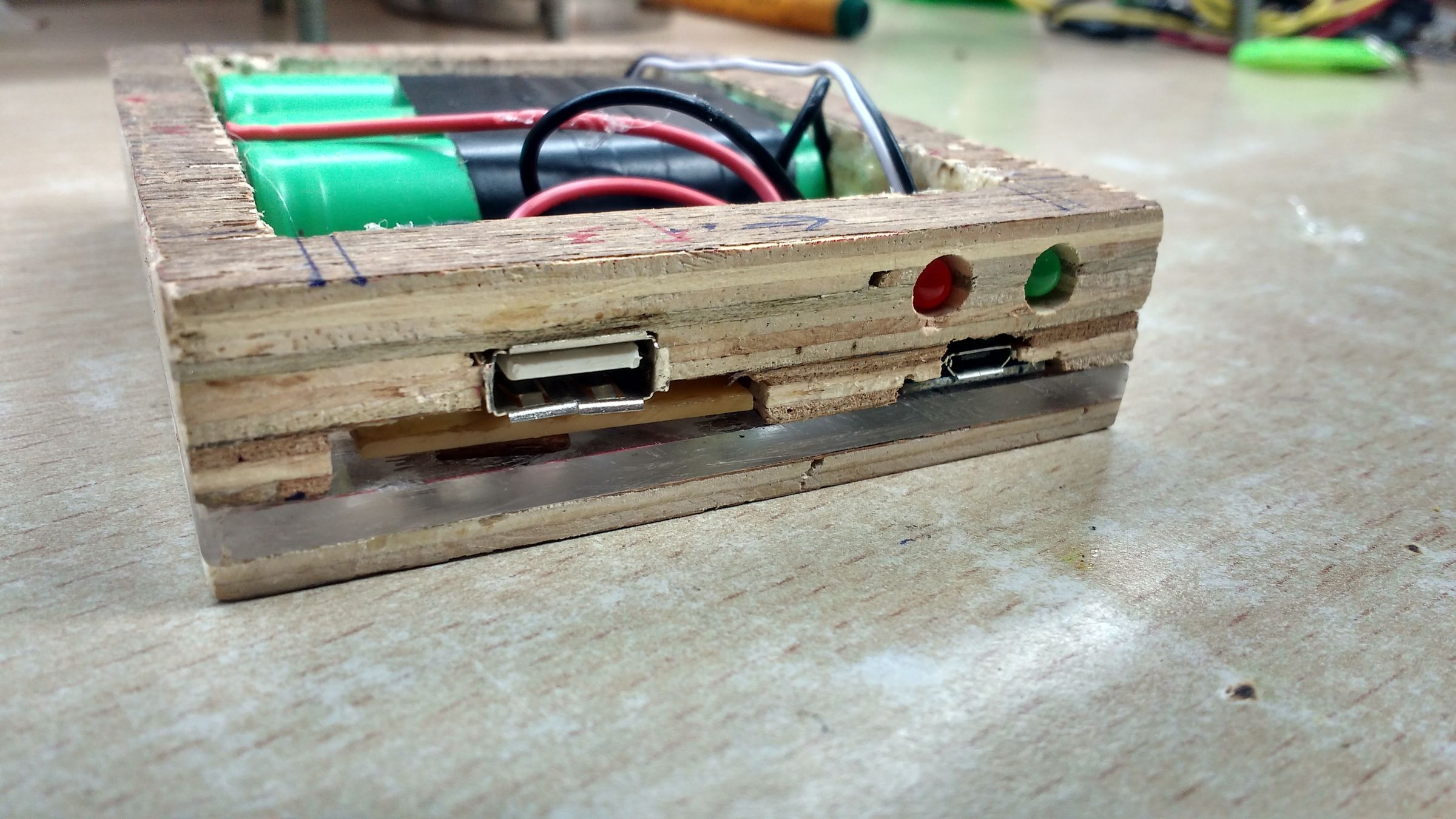 How to Make Power Bank on Your Own Easily : 7 Steps (with Pictures ...