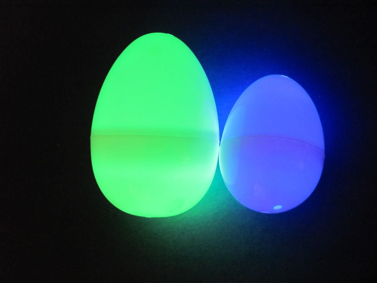 Easter Eggs That Glow and Change Color : 5 Steps (with Pictures ...