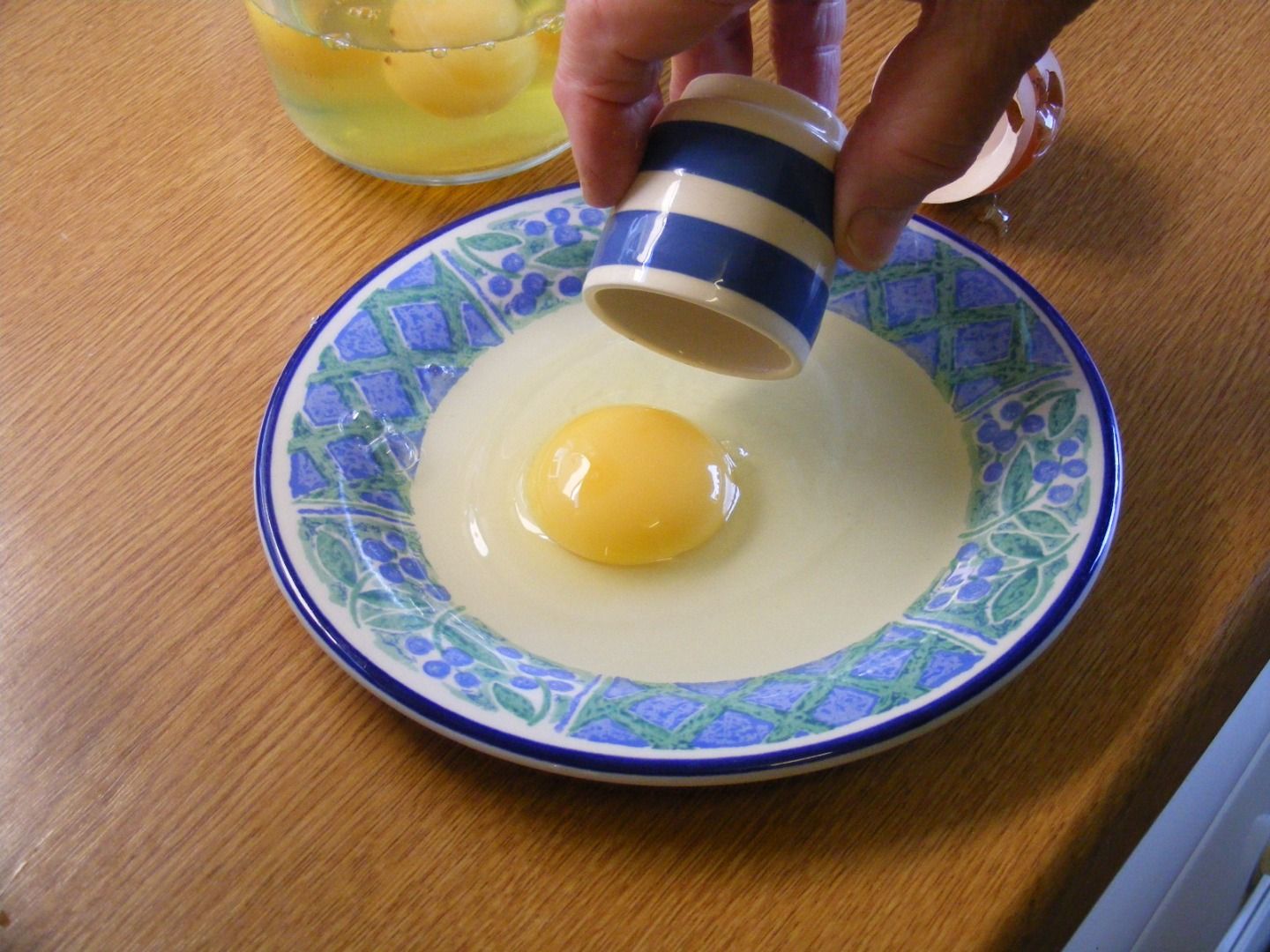 Separating an Egg the Easiest Way Possible. : 5 Steps - Instructables