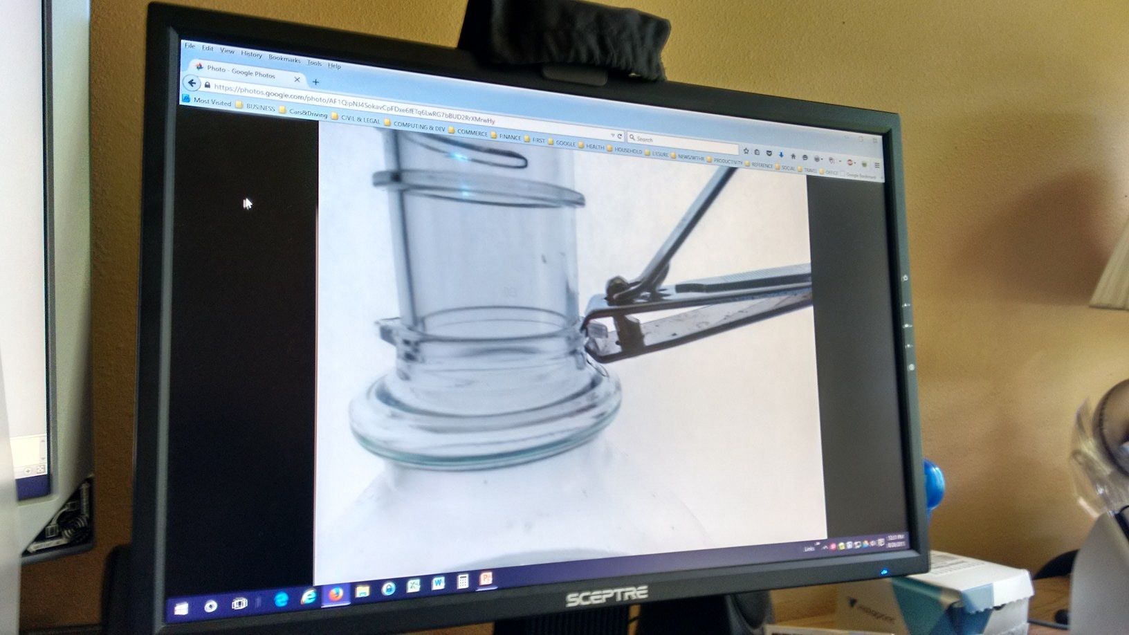 Quick, Cheap, and Awesome Macro Photo Background! : 6 Steps (with Pictures) - Instructables