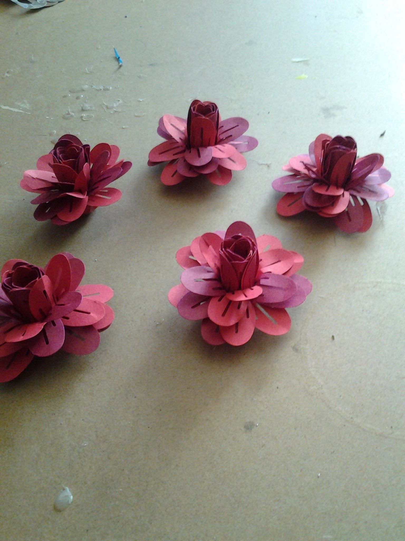 3 Dimensional Paper Flowers in 5 Easy Steps : 5 Steps - Instructables