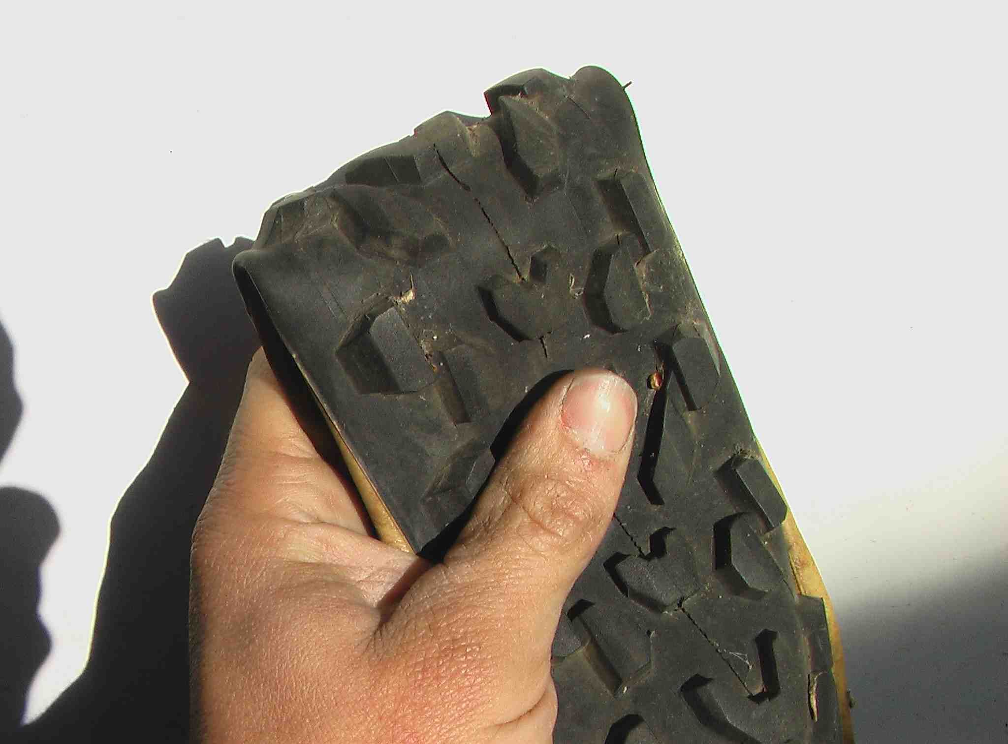 Knobby All Terrain Rubber Wallet With Optional Smack-lights : 6 Steps ...