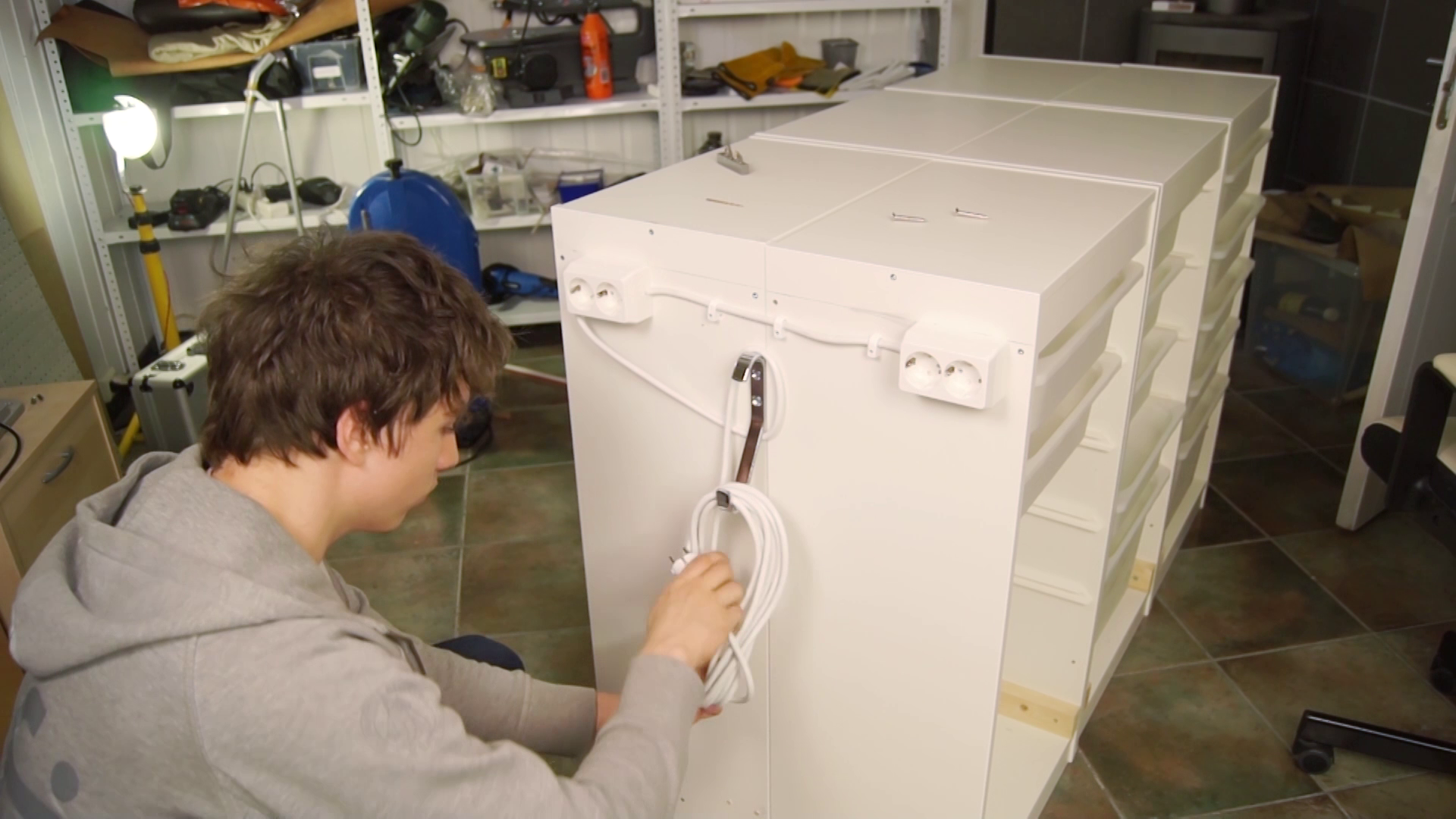 IKEA Hack: Practical Workbench : 11 Steps (with Pictures) - Instructables