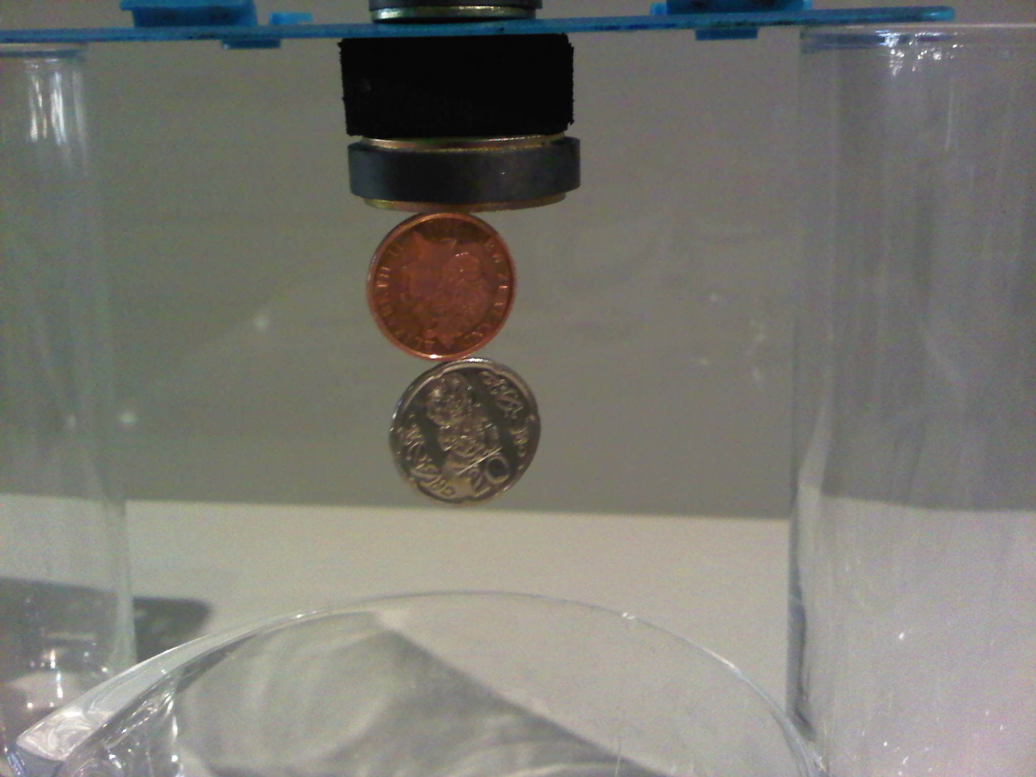 AMAZING GRAVITY DEFYING COIN TRICK! : 5 Steps (with Pictures ...