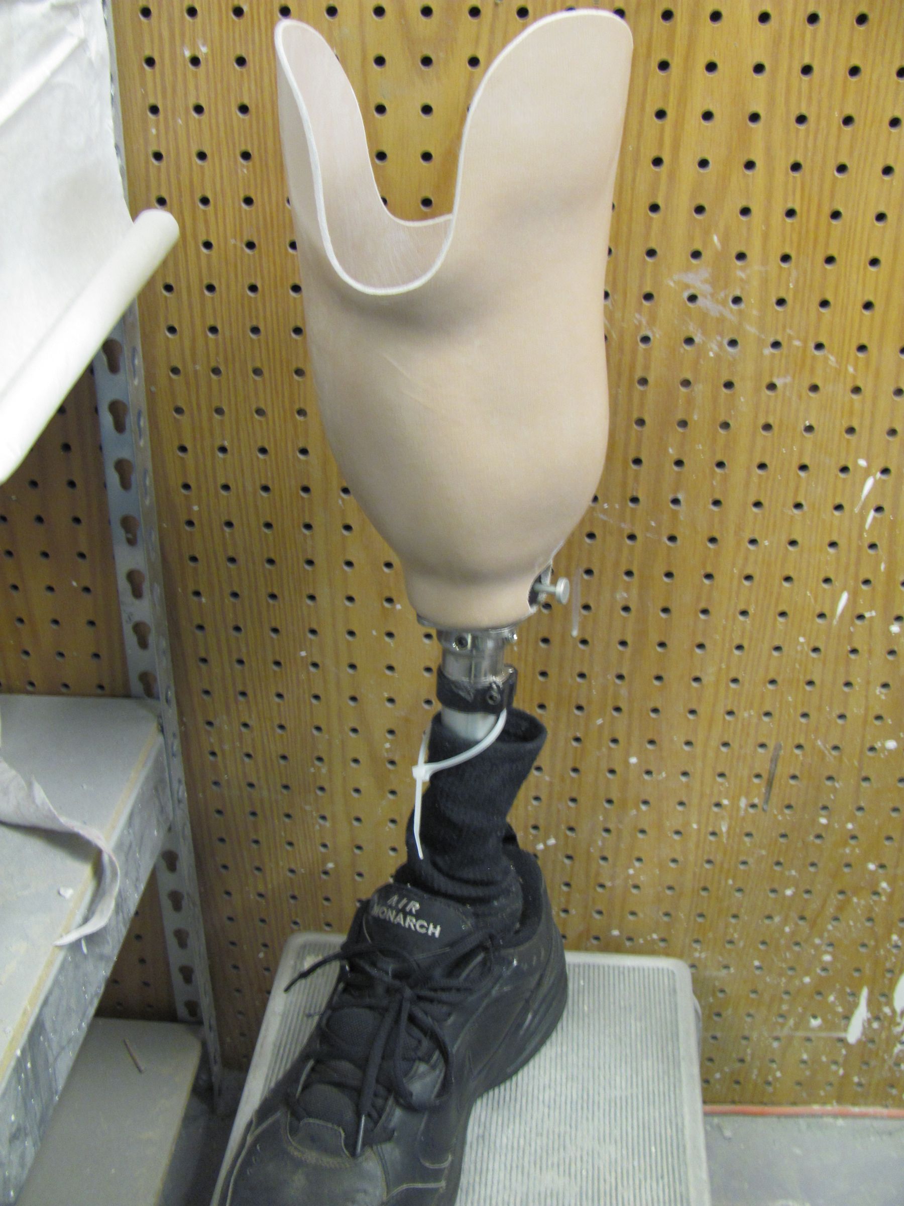 How a Prosthetic Leg Is Made! : 5 Steps (with Pictures) - Instructables