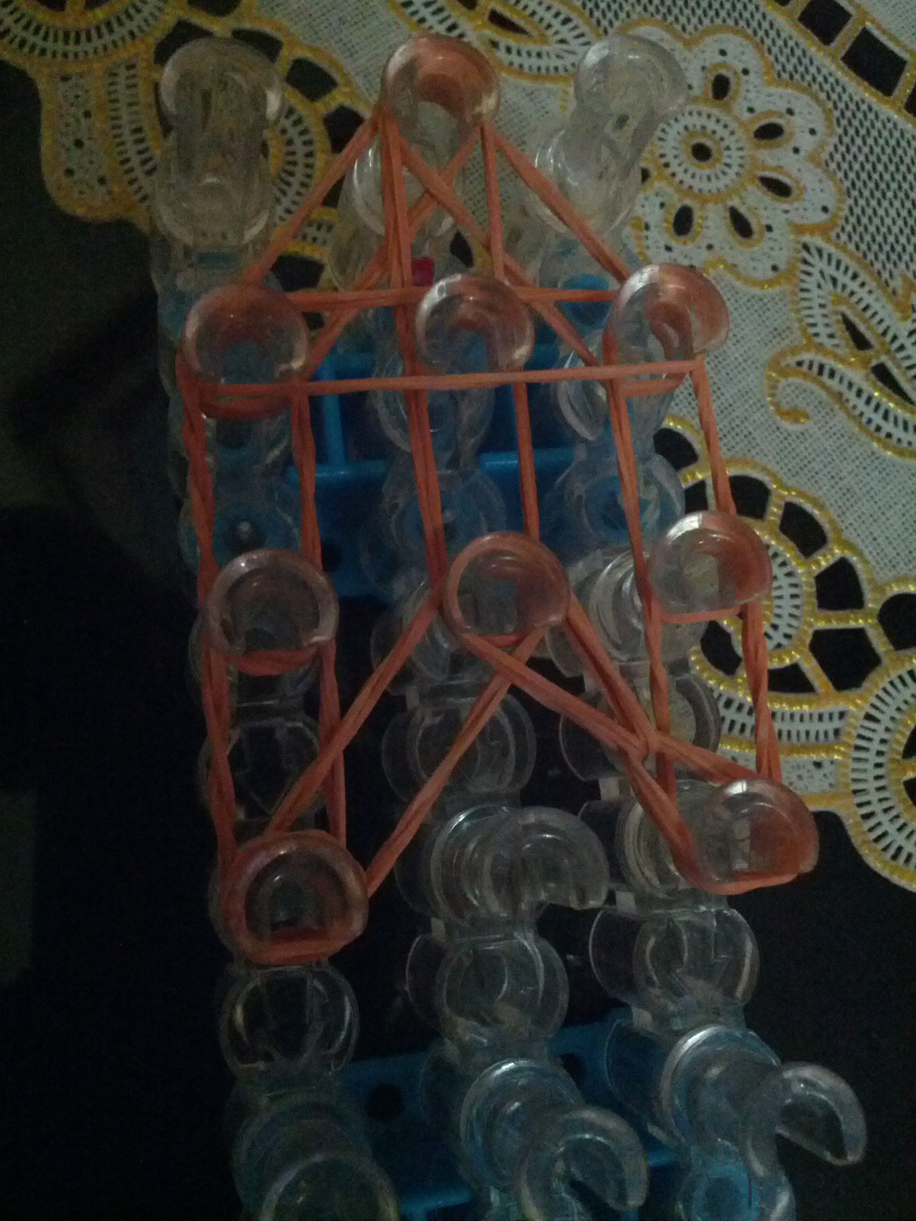 Rainbow Loom Micro Heart Charm : 6 Steps - Instructables