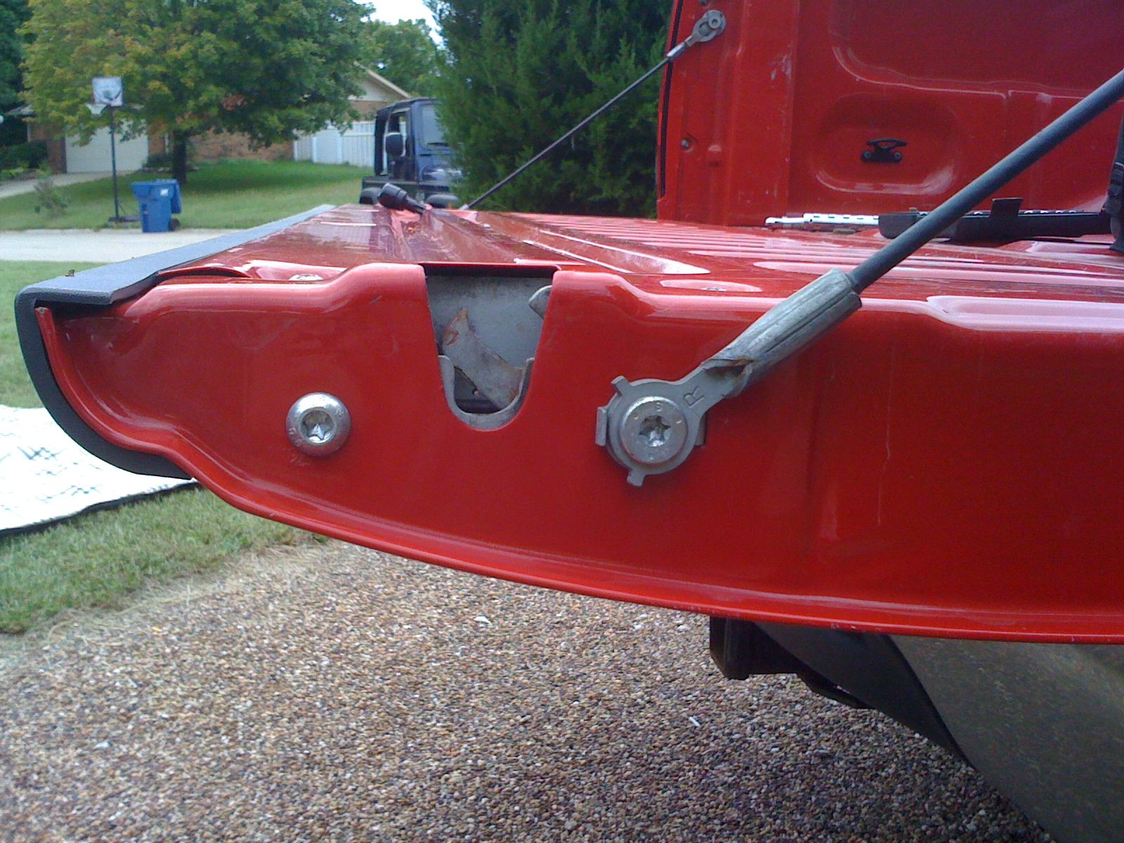 Replacing a Tailgate on a Ford F-150 : 16 Steps - Instructables