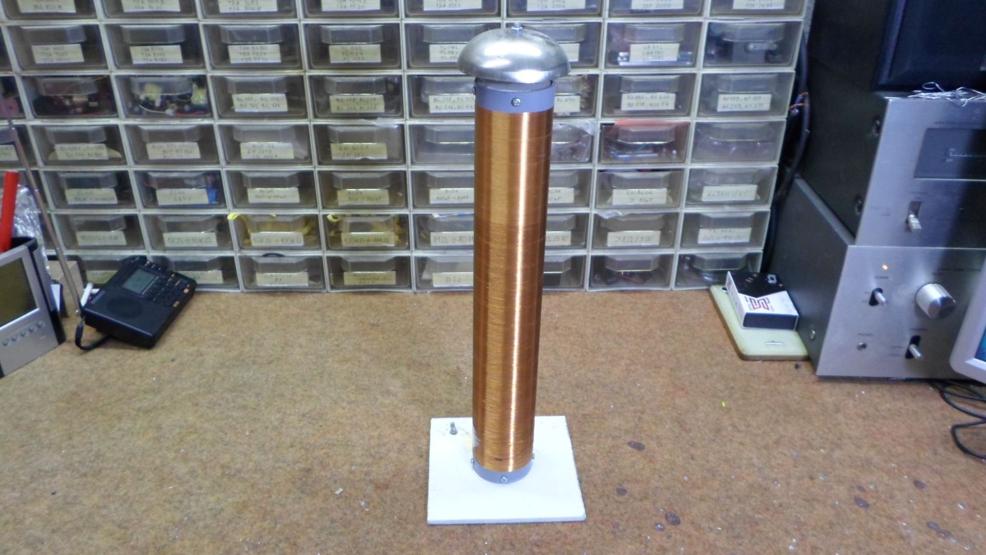 DIY Simple 220v One Transistor Tesla Coil : 3 Steps - Instructables