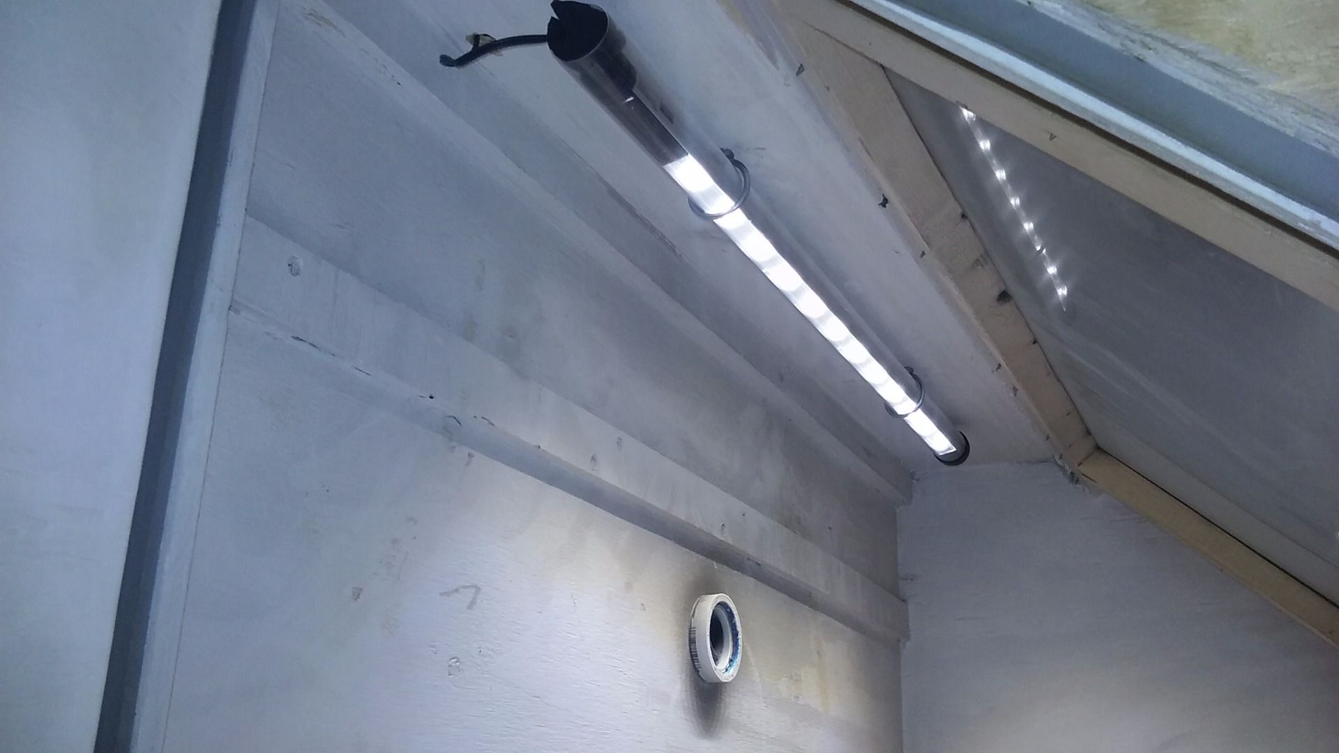 Benchtop Media Blasting Cabinet : 8 Steps (with Pictures) - Instructables