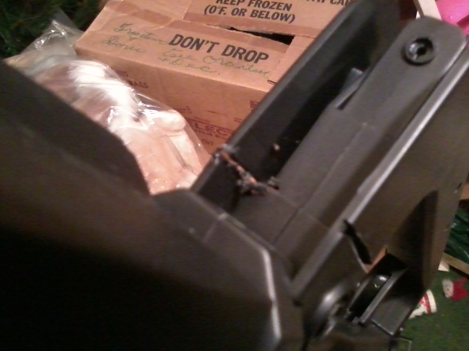 Airsoft FAMAS Custom (SMR Build From Black Ops) : 8 Steps - Instructables