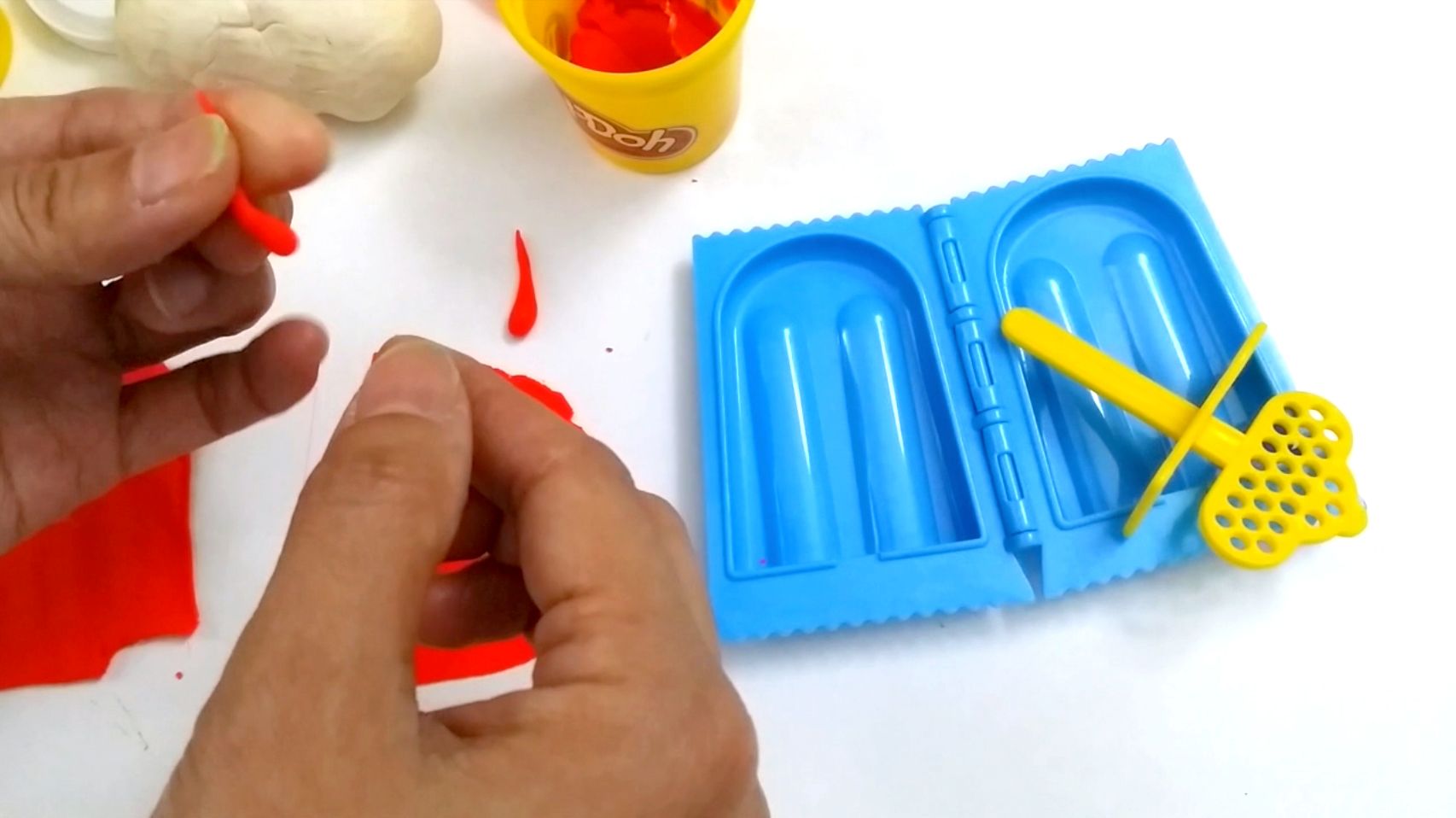 How to Make a Melting Popsicle With Two Play-Doh Colors : 10 Steps ...