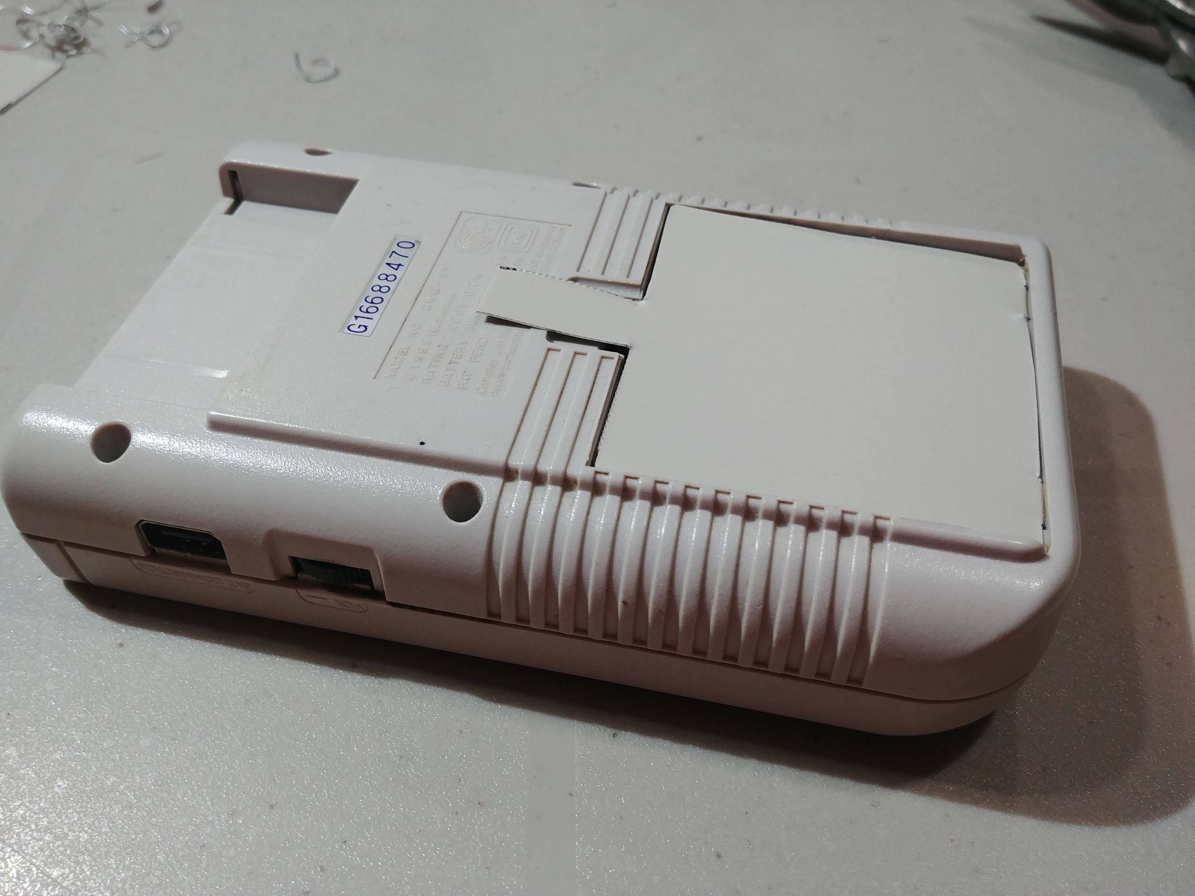 Replacement Remote Control Battery Cover : 5 Steps - Instructables