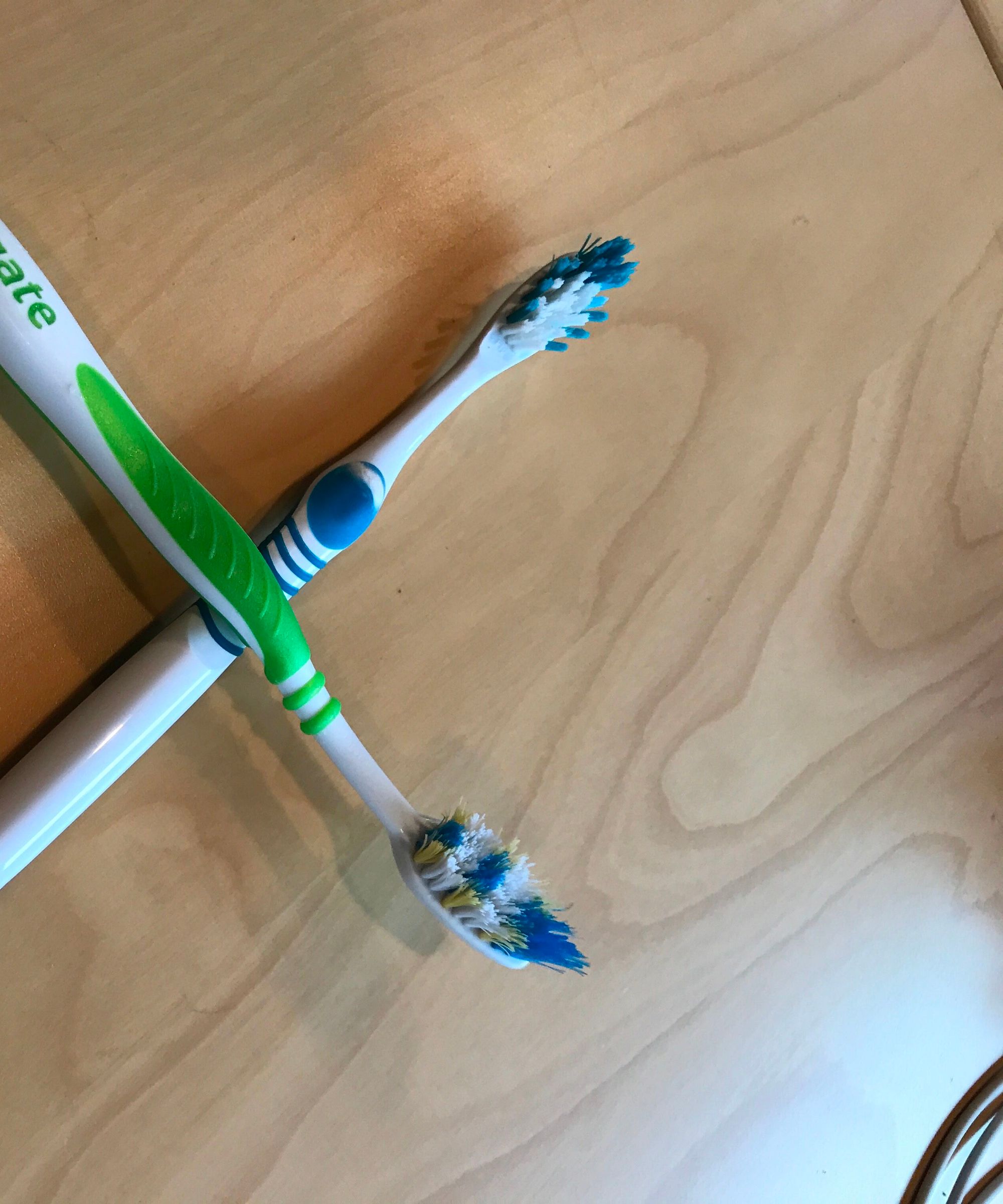 3 Unsual Uses for Toothbrushes : 4 Steps (with Pictures) - Instructables