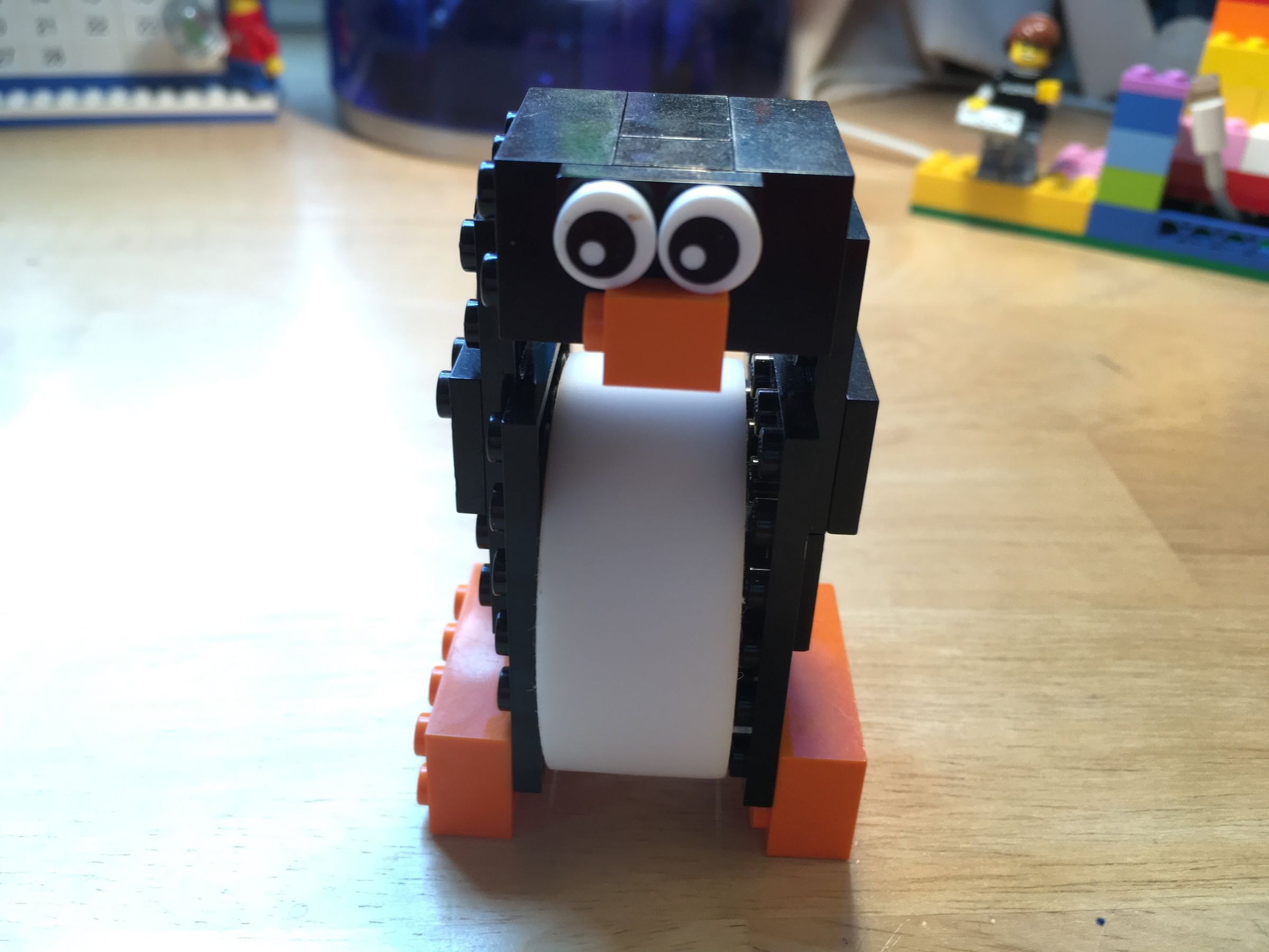 Lego Penguin Tape Dispenser : 9 Steps - Instructables