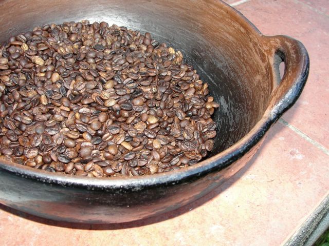How to Roast Coffee Beans (& Guinea Pig) Over Fire : 6 Steps ...