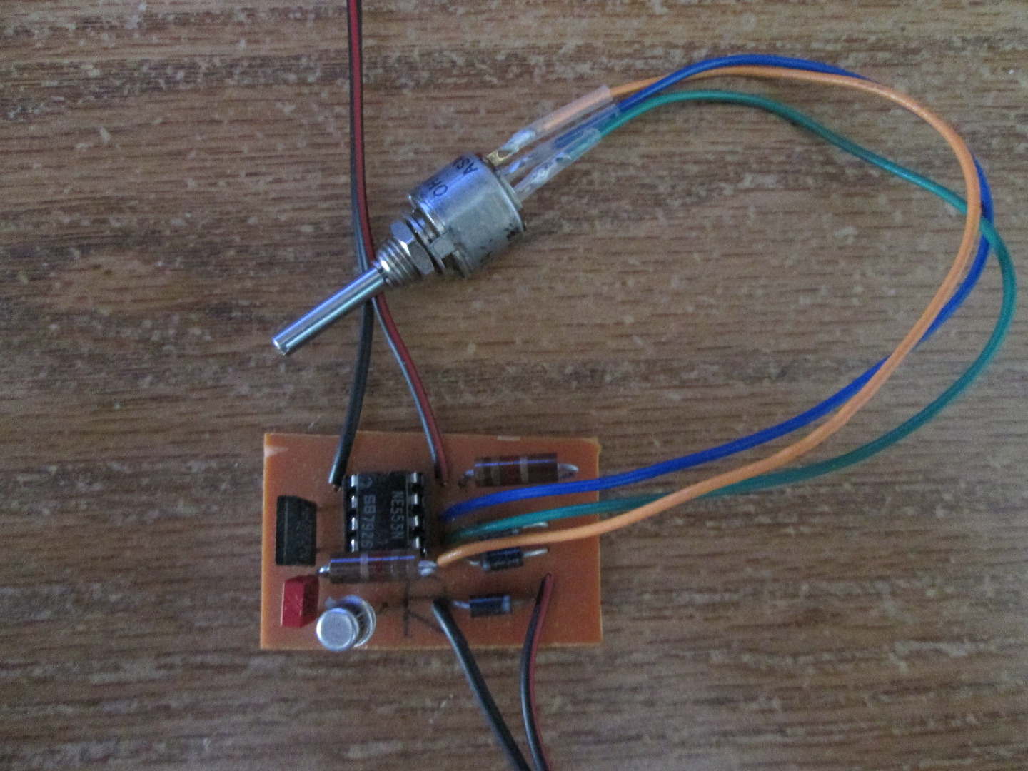 Simple 555 PWM - Instructables