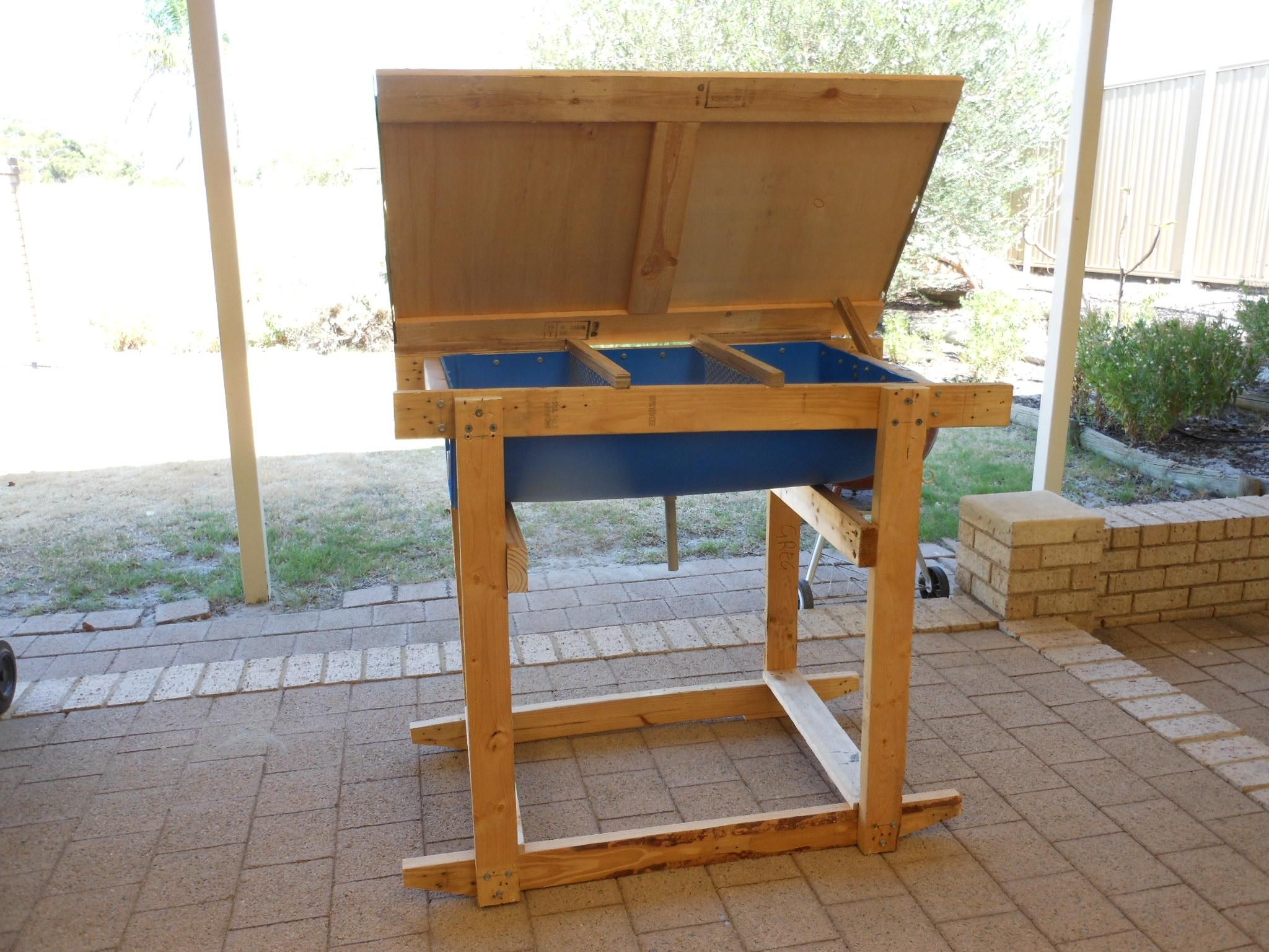 Triple Bin Worm Composter - Vermicompost : 22 Steps (with Pictures) - Instructables