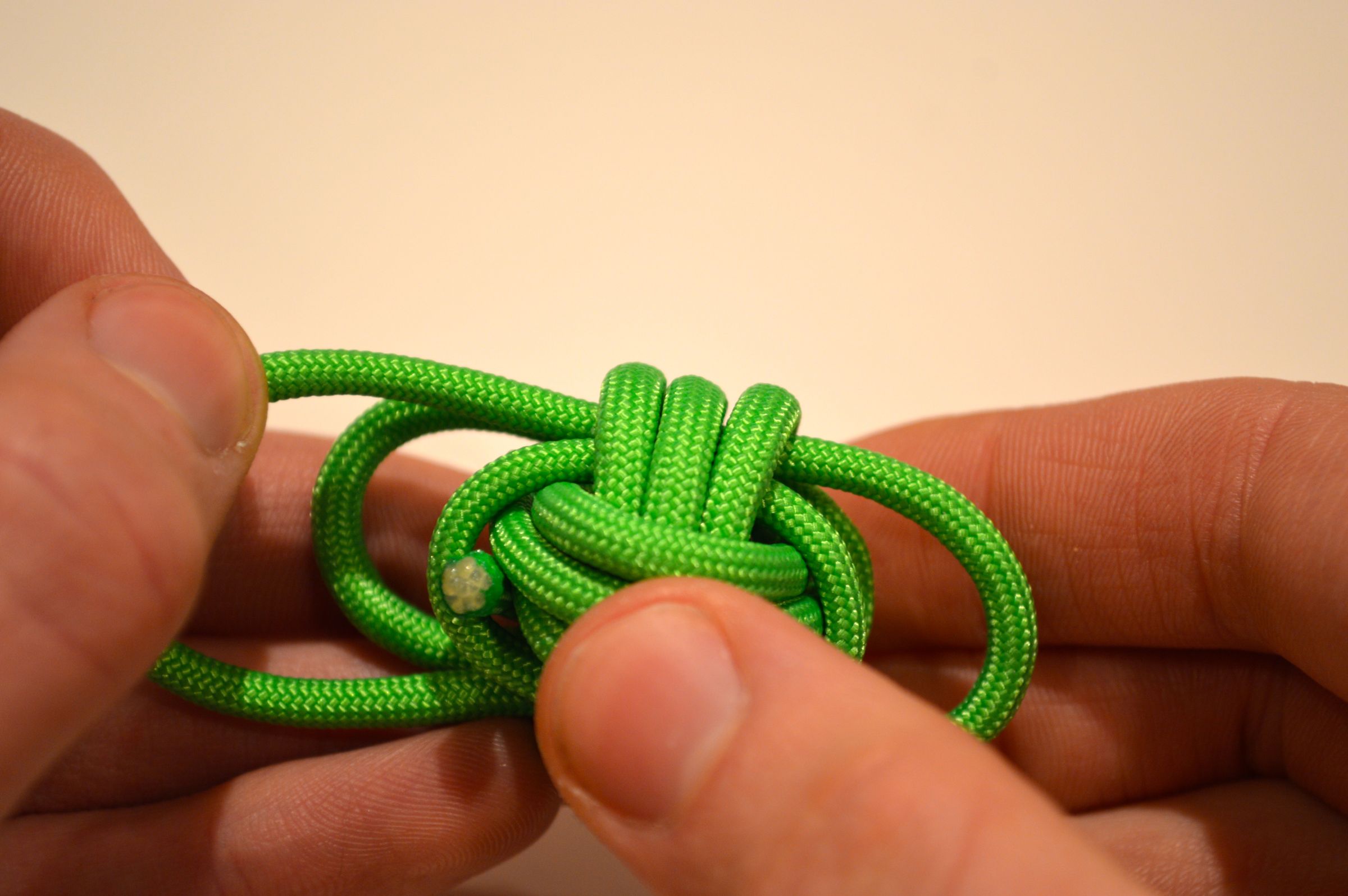 Paracord Monkey's Fist : 9 Steps - Instructables
