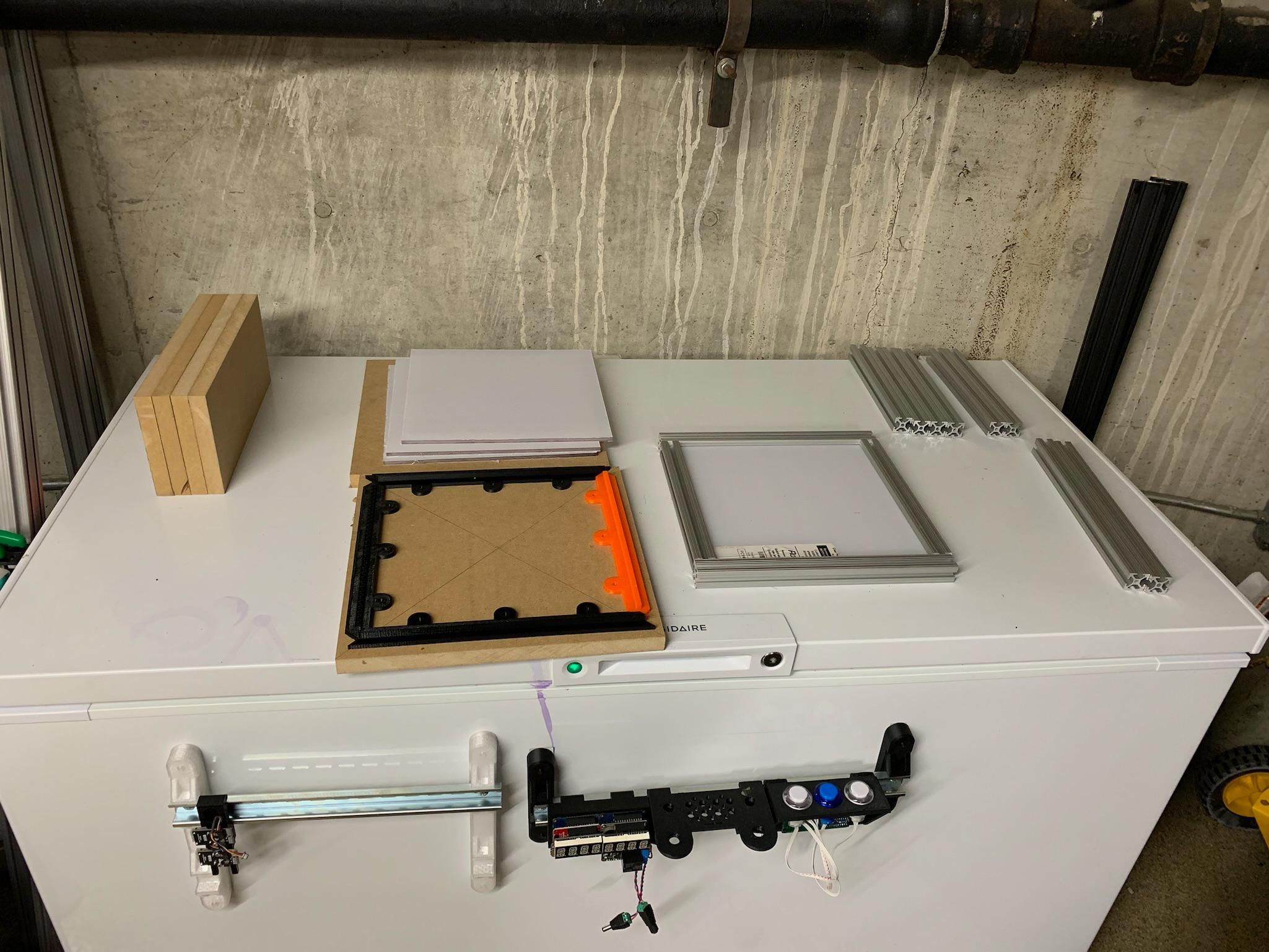 Lets Make a Simple Extruded Aluminum Display Cube. : 13 Steps (with ...