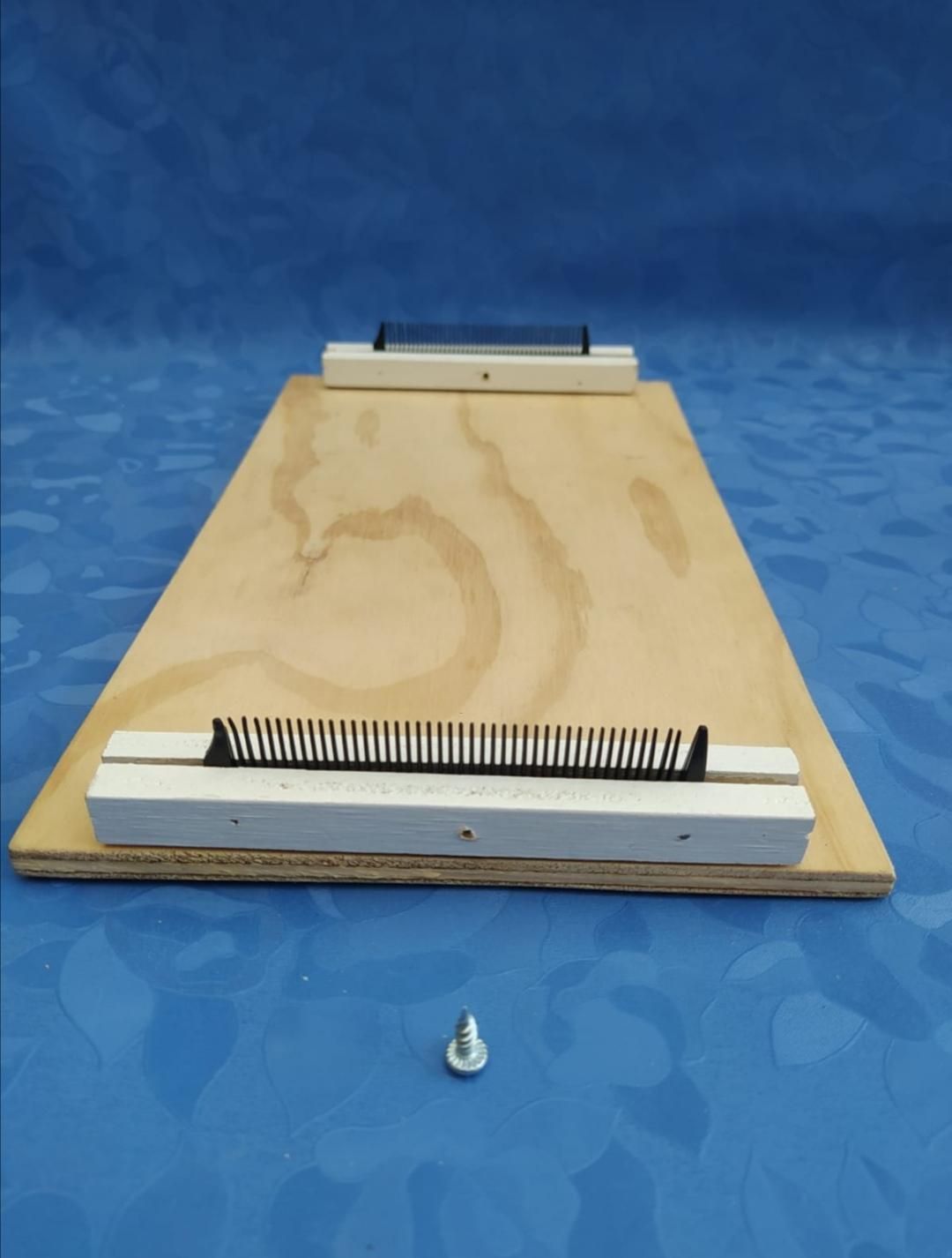 Loom With Combs : 10 Steps (with Pictures) - Instructables