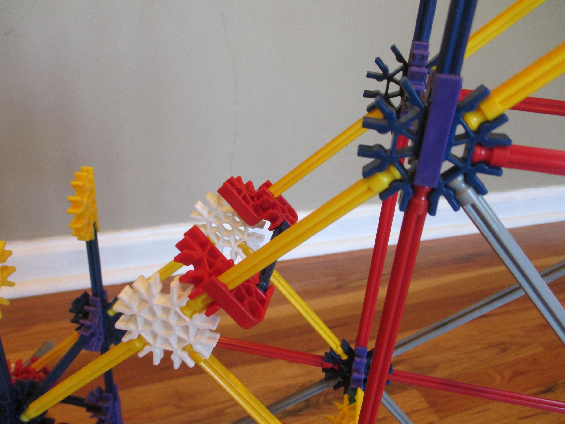Rollercoaster Push Lift: a K'nex Ball Machine Lift : 8 Steps ...