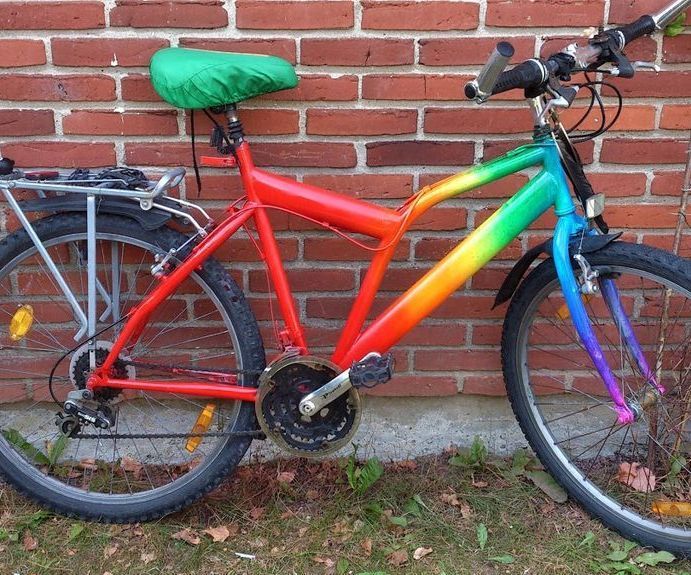 Rainbow Bike Makeover W. Acrylics : 5 Steps (with Pictures) - Instructables