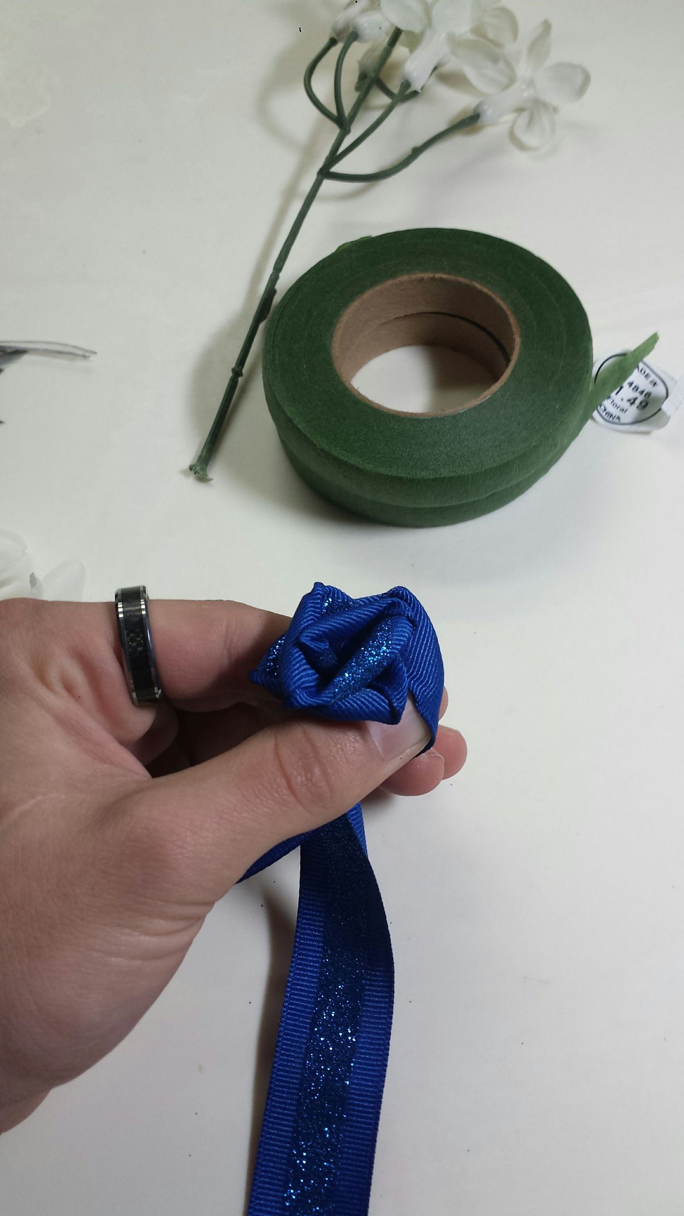 Corsage and Boutonniere : 8 Steps (with Pictures) - Instructables