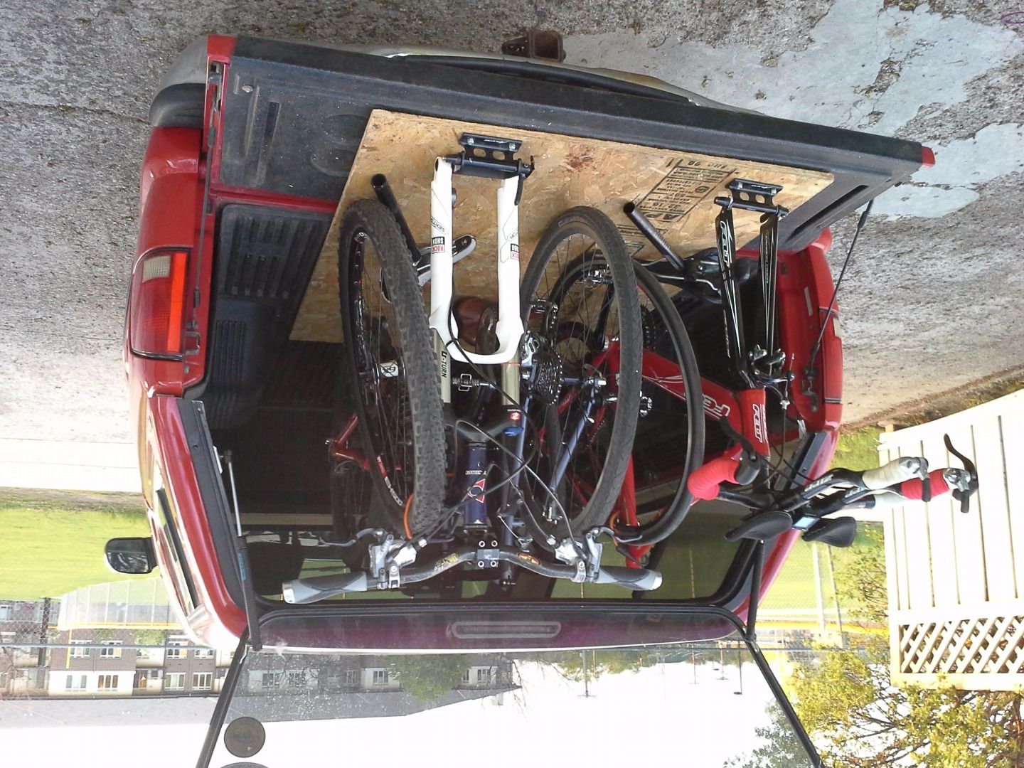 Simple & Adjustable Truck Bed Bike Rack : 4 Steps (with Pictures ...