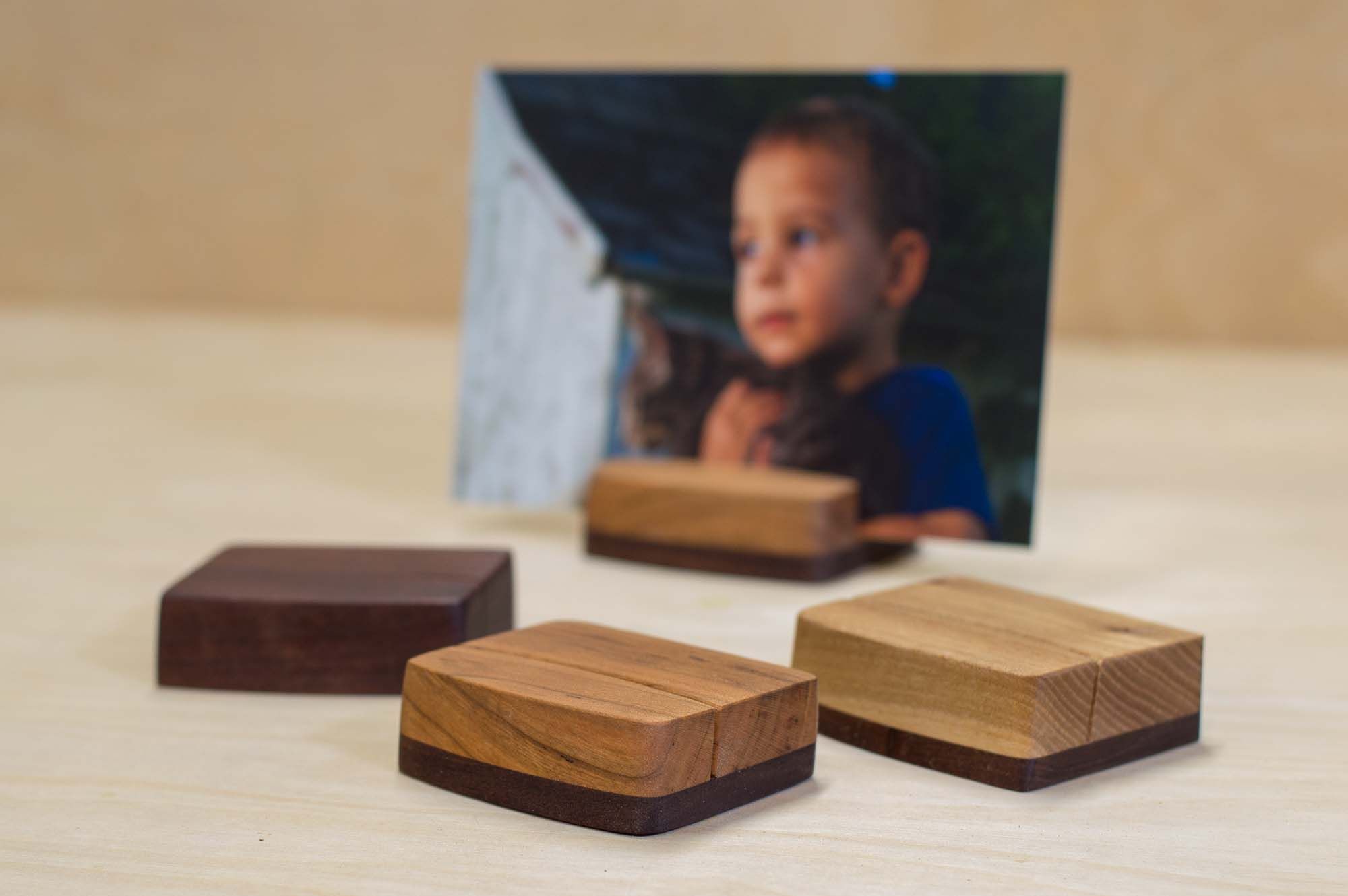 Card & Photo Display Stand : 17 Steps (with Pictures) - Instructables