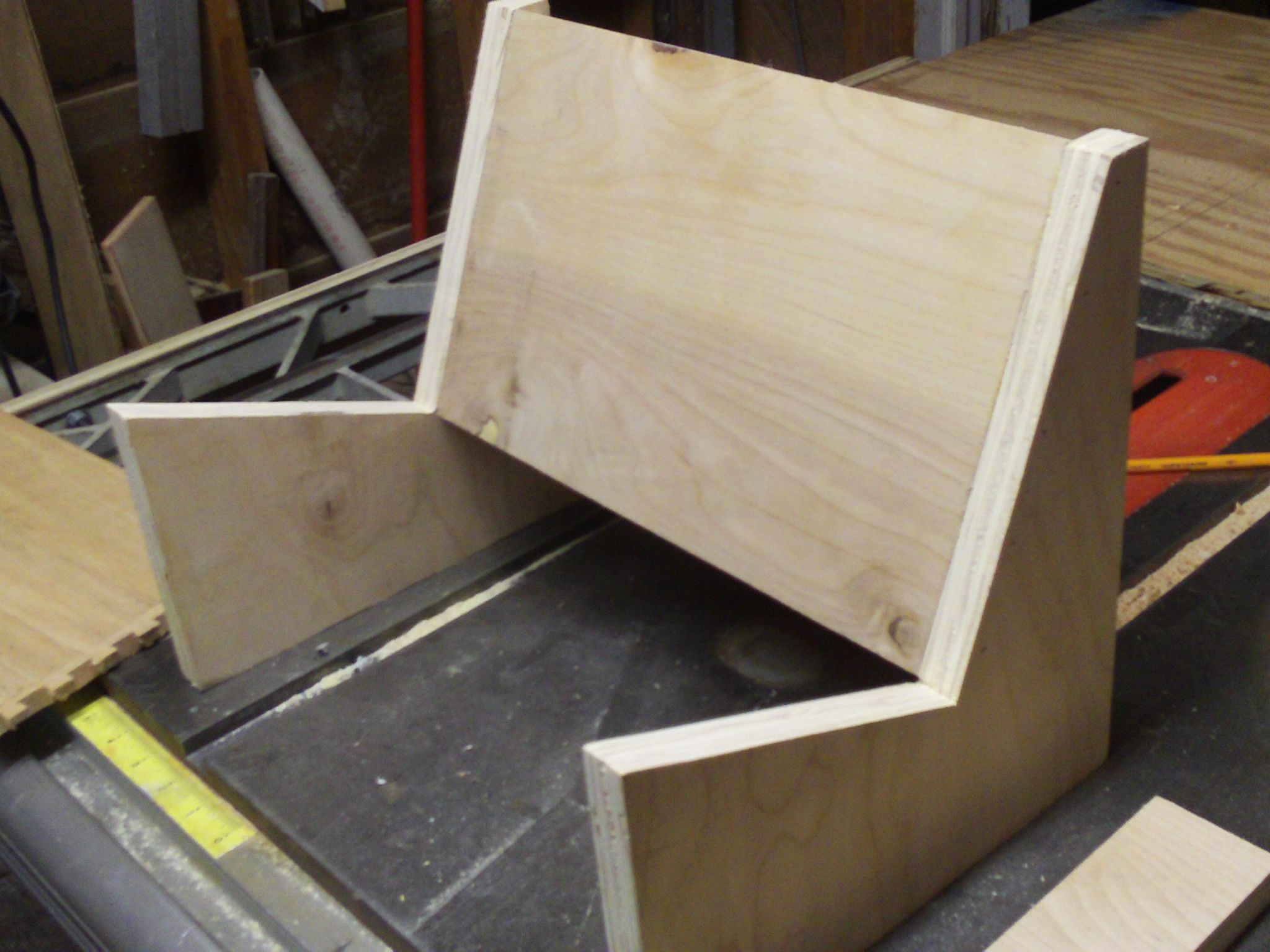 Small Amp Stand for Under $10 : 4 Steps - Instructables