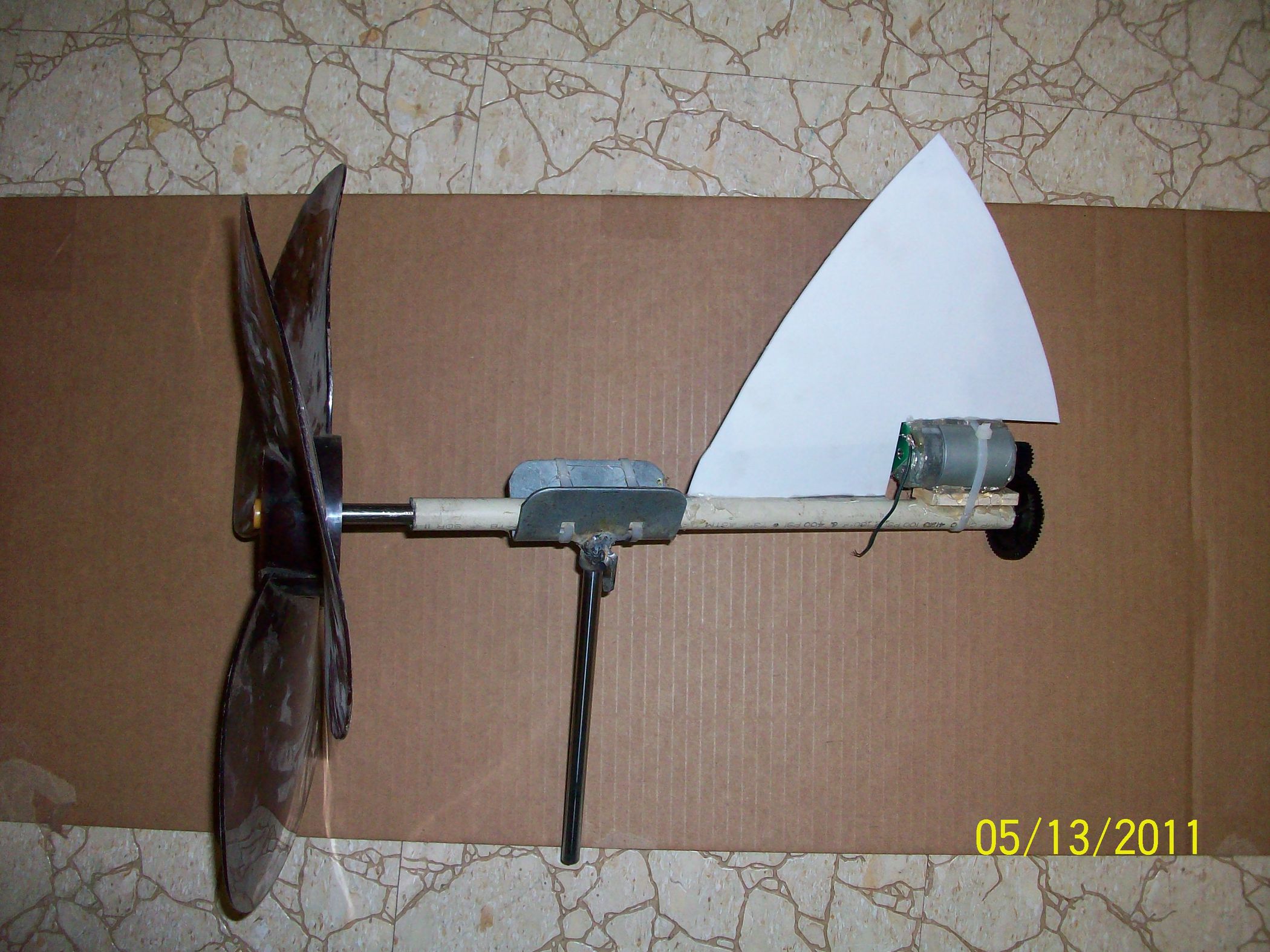 Simple Wind Turbine : 5 Steps - Instructables