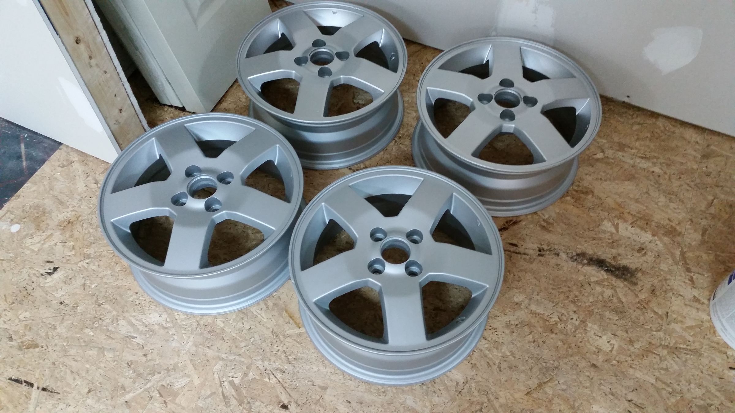 Car Rim Coffee Table : 8 Steps (with Pictures) - Instructables