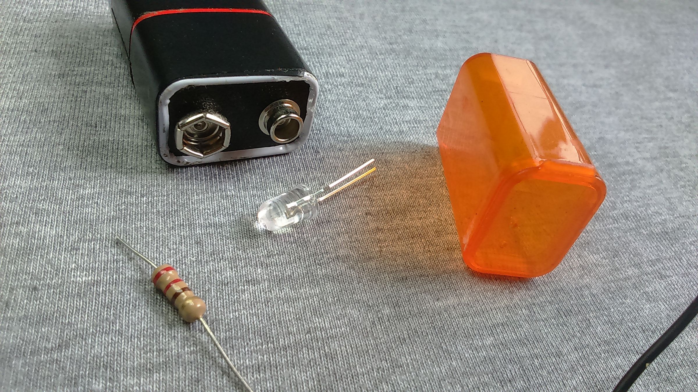 How to Make a Mini LED Flashlight : 5 Steps (with Pictures) - Instructables