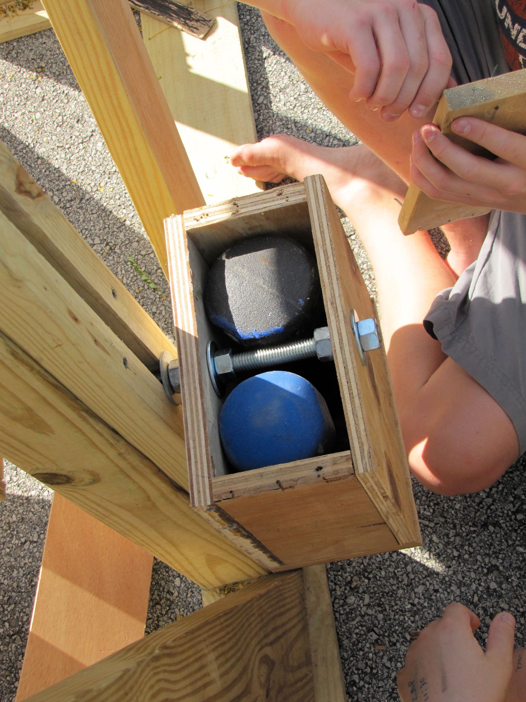 Floating Arm Trebuchet (F2K) : 17 Steps - Instructables