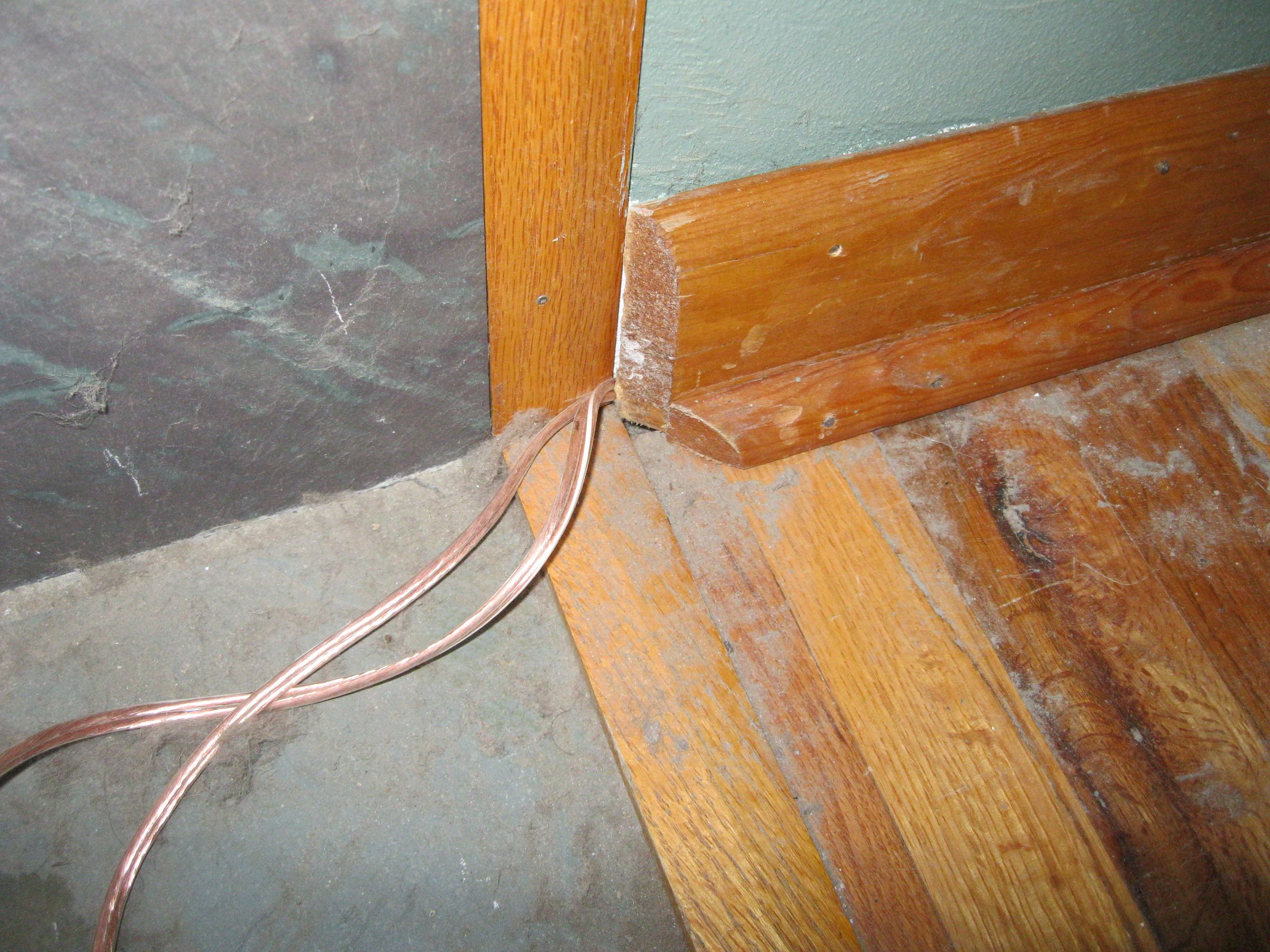 Speaker Wires Under Baseboards : 8 Steps (with Pictures) - Instructables