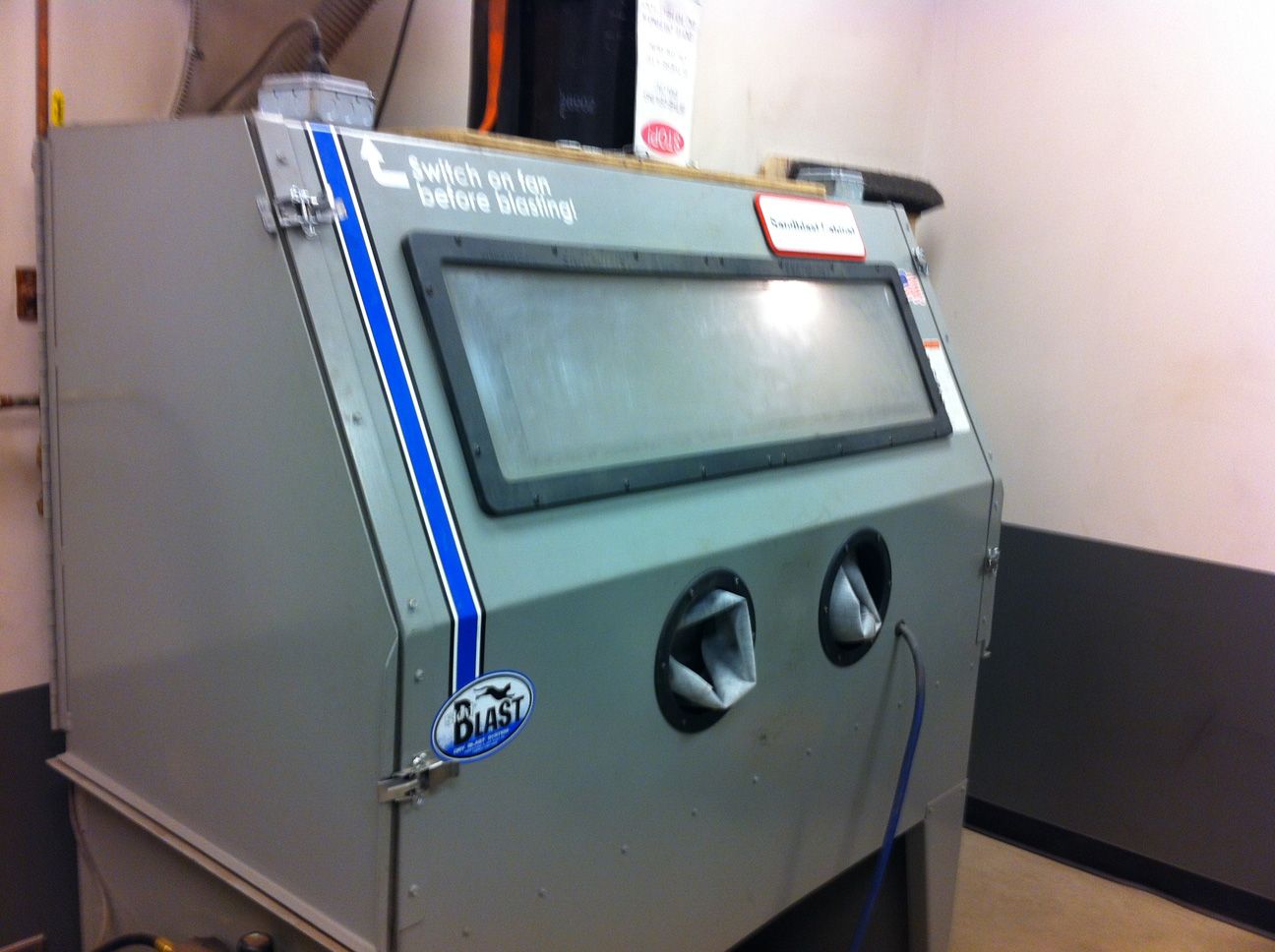How to Use a Sand Blaster : 11 Steps - Instructables