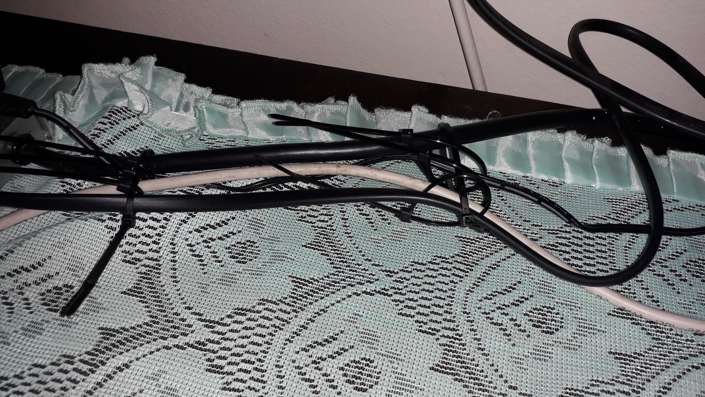 Zip Tie Cable Management : 8 Steps - Instructables