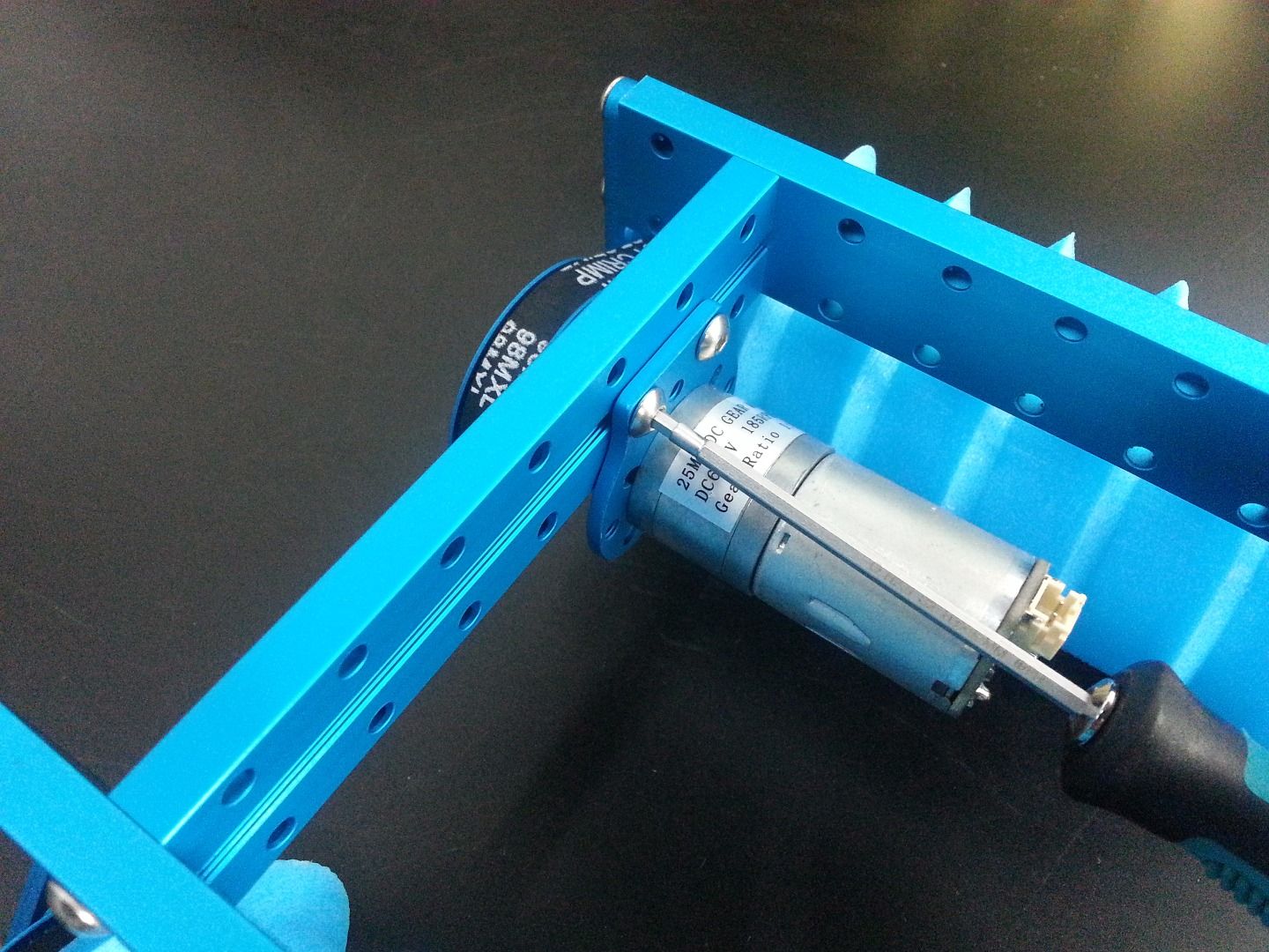 How to Build a Screw-Propelled Vehicles : 8 Steps (with Pictures ...