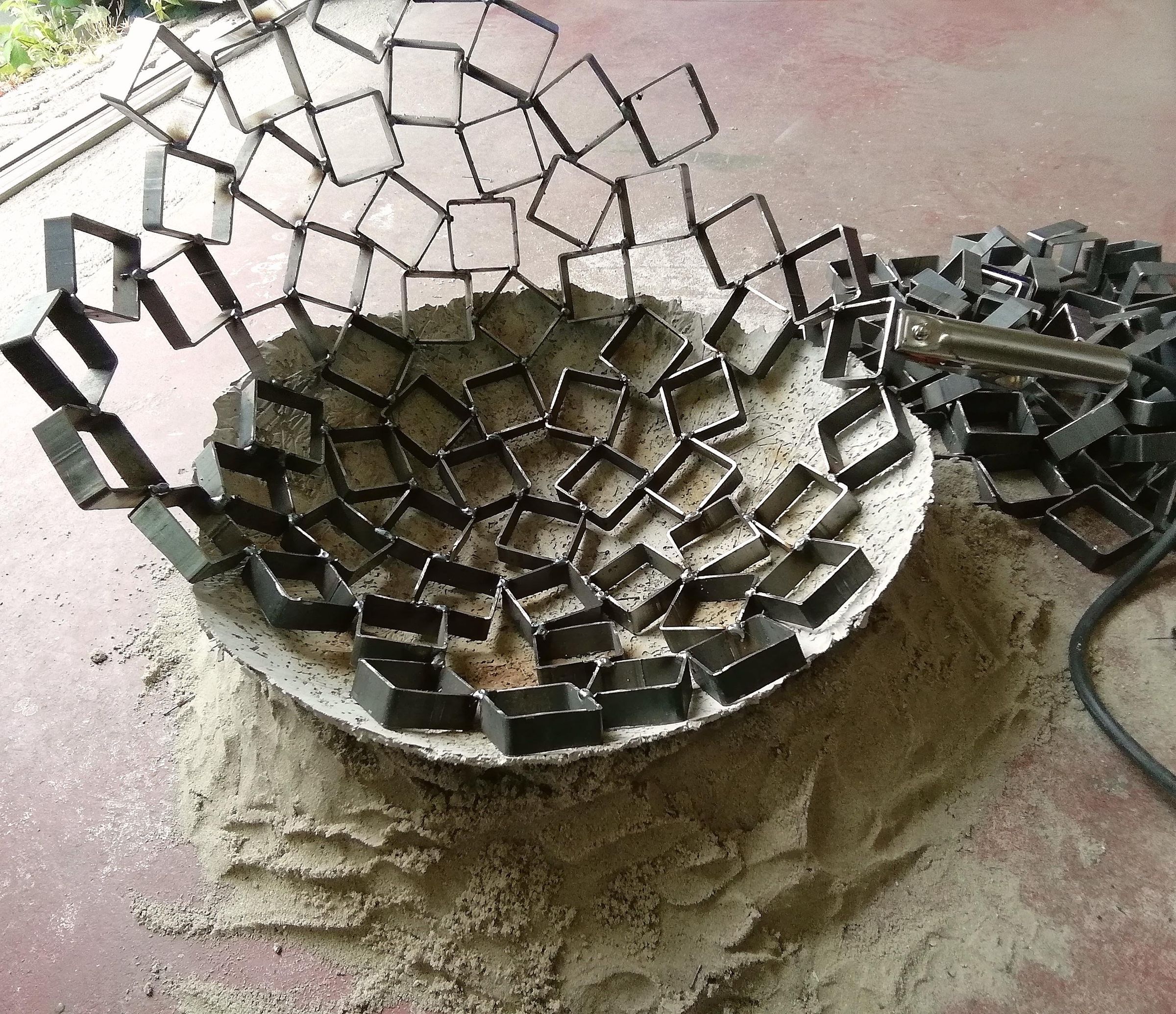 Steel Sphere Which Is Easy to Make With the Help of Some Cement : 11 ...
