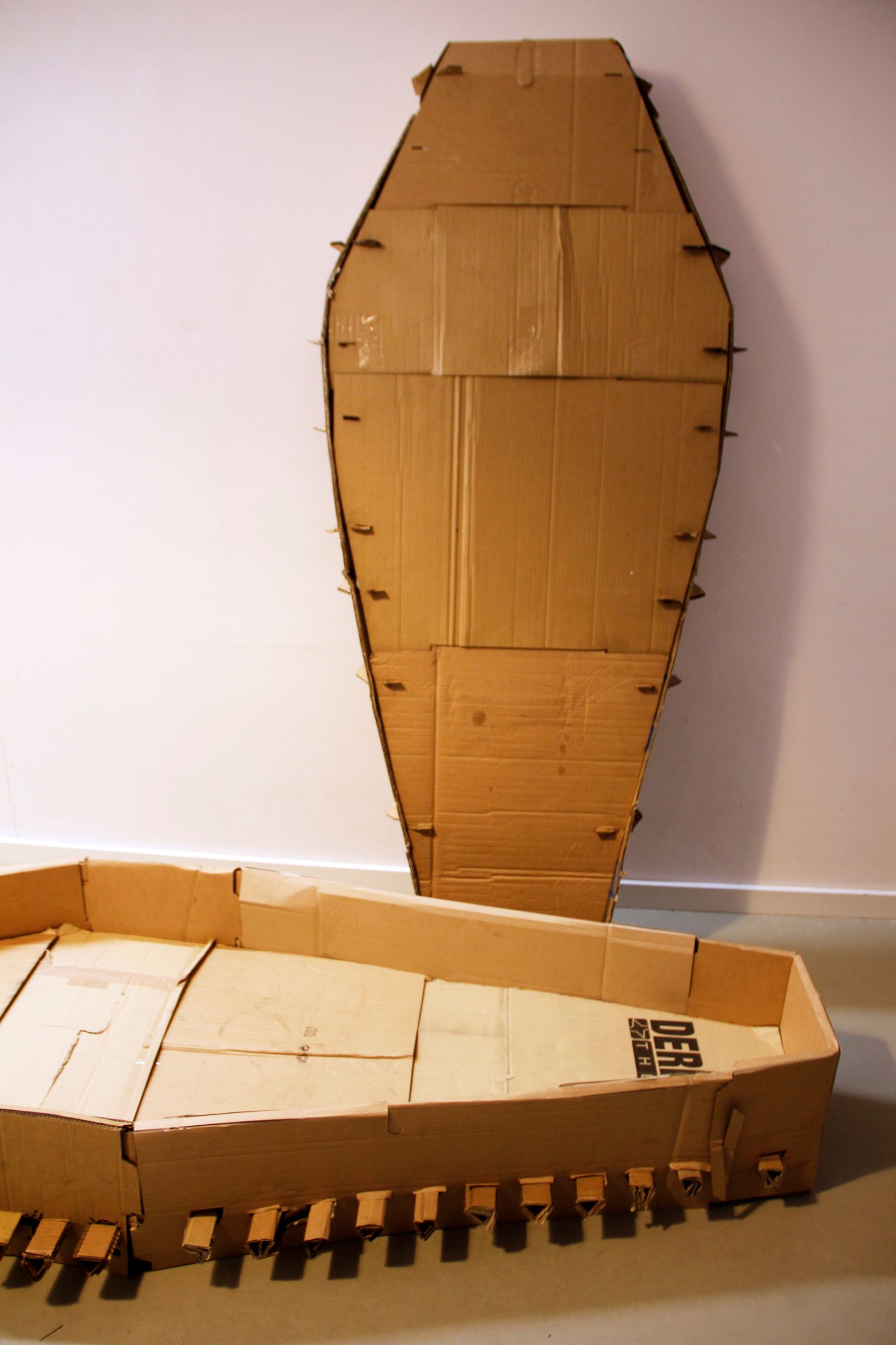 Cardboard Coffins (DIYing Free) : 16 Steps (with Pictures) - Instructables