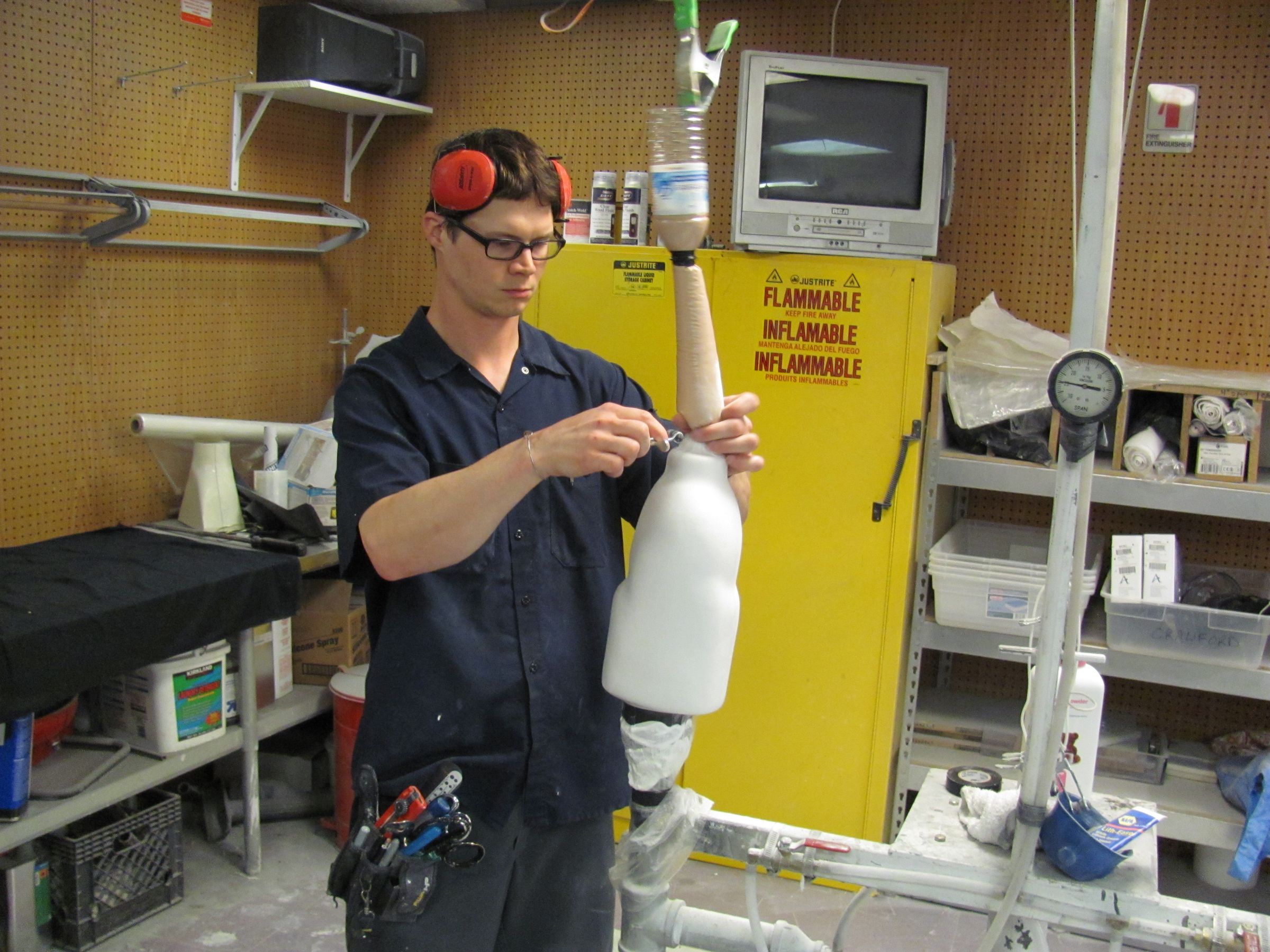 How a Prosthetic Leg Is Made! : 5 Steps (with Pictures) - Instructables